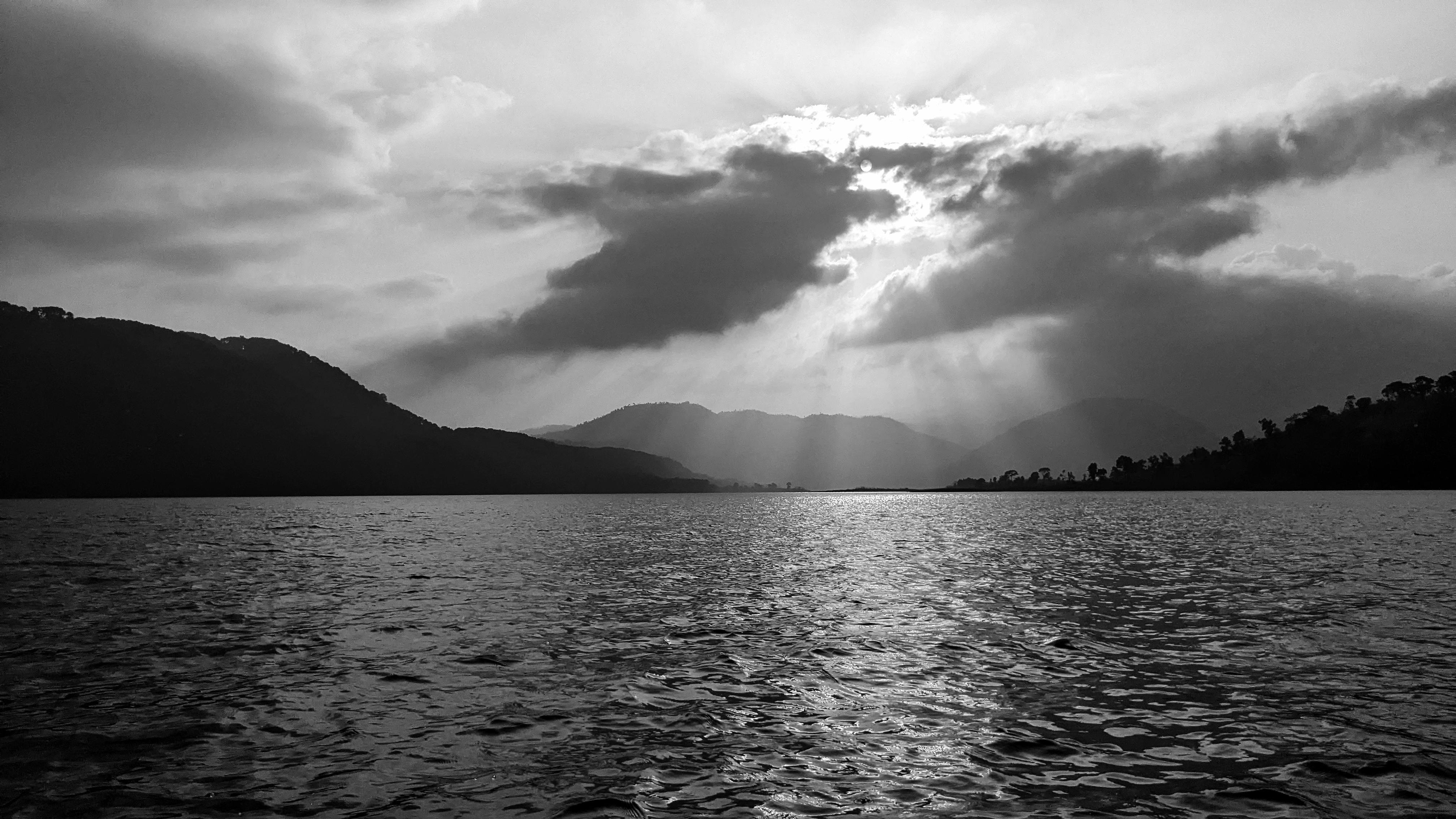 Sunbeams Falling on Lake · Free Stock Photo