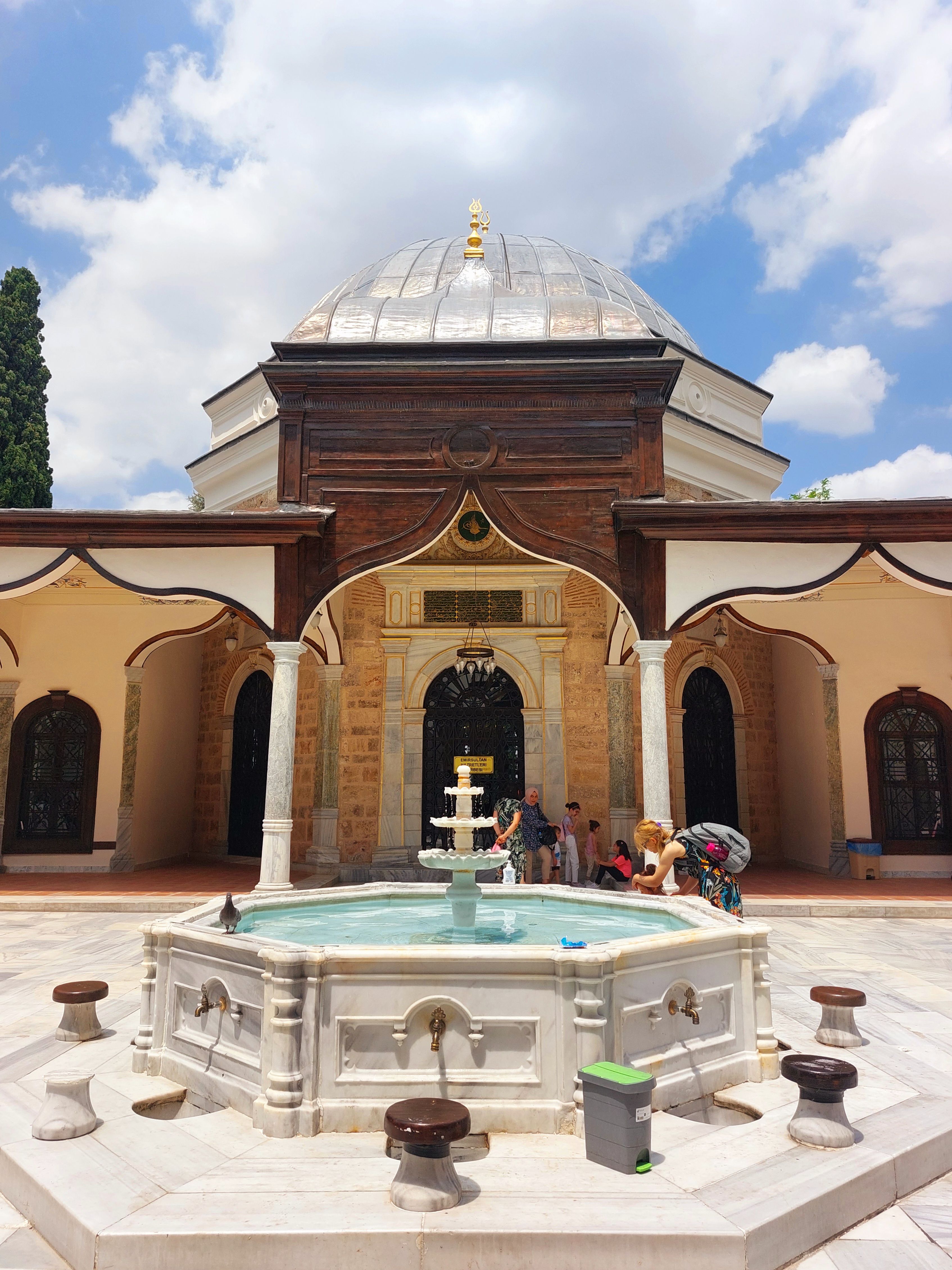 Courtyard of Emir Sultan Mosque in Bursa in Turkey · Free Stock Photo