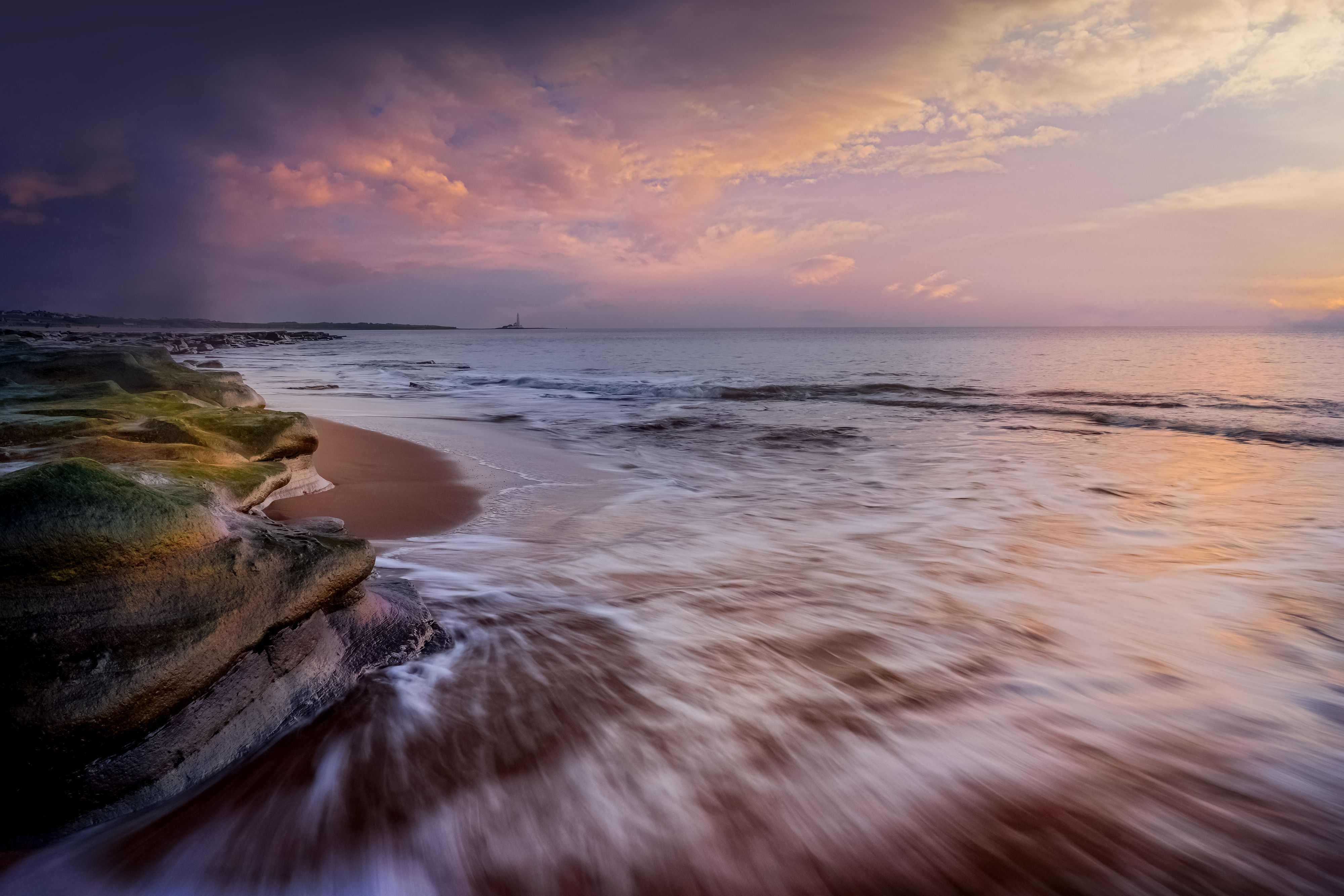 Waves on Seashore at Dawn · Free Stock Photo