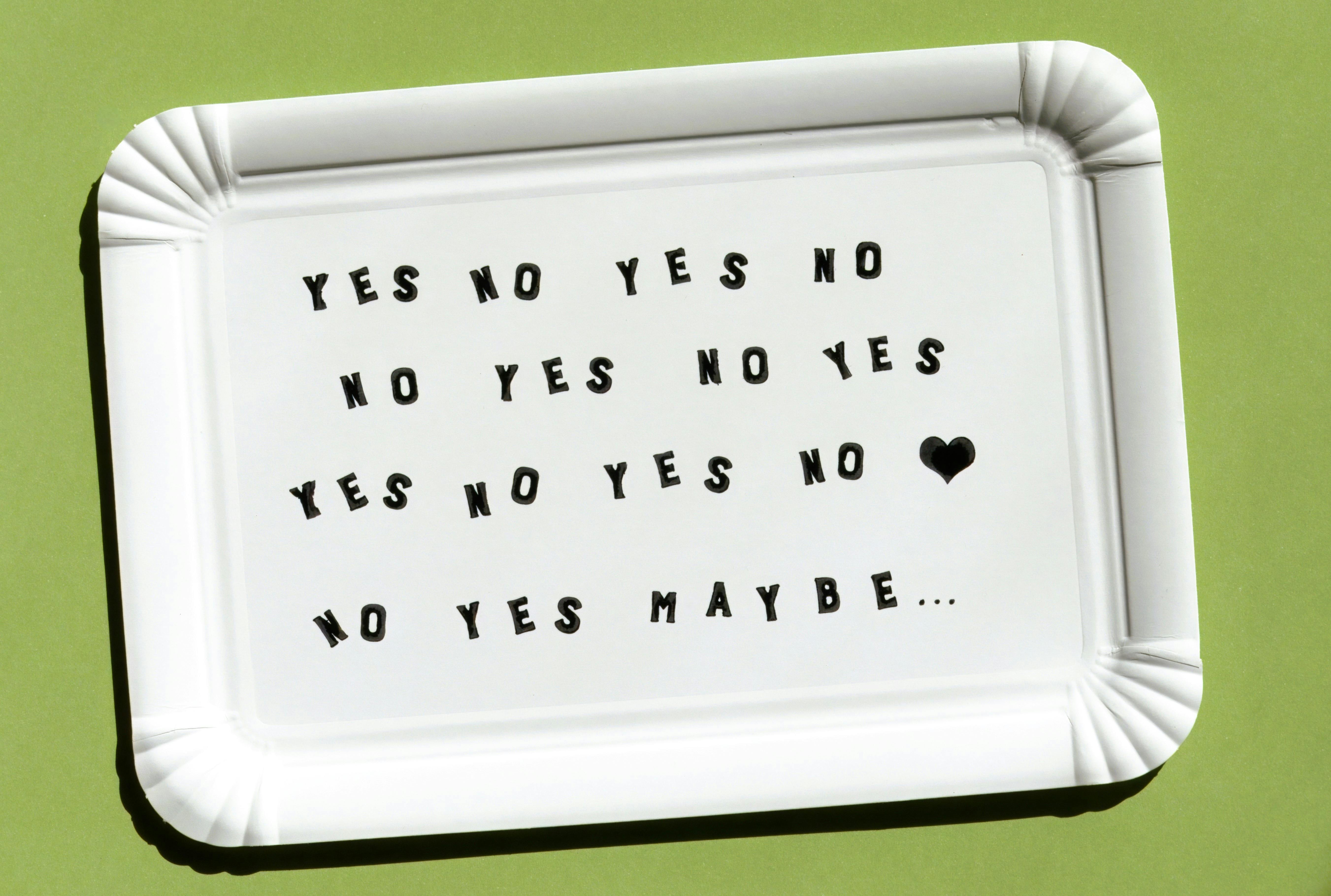 Sentences on a Paper Plate · Free Stock Photo