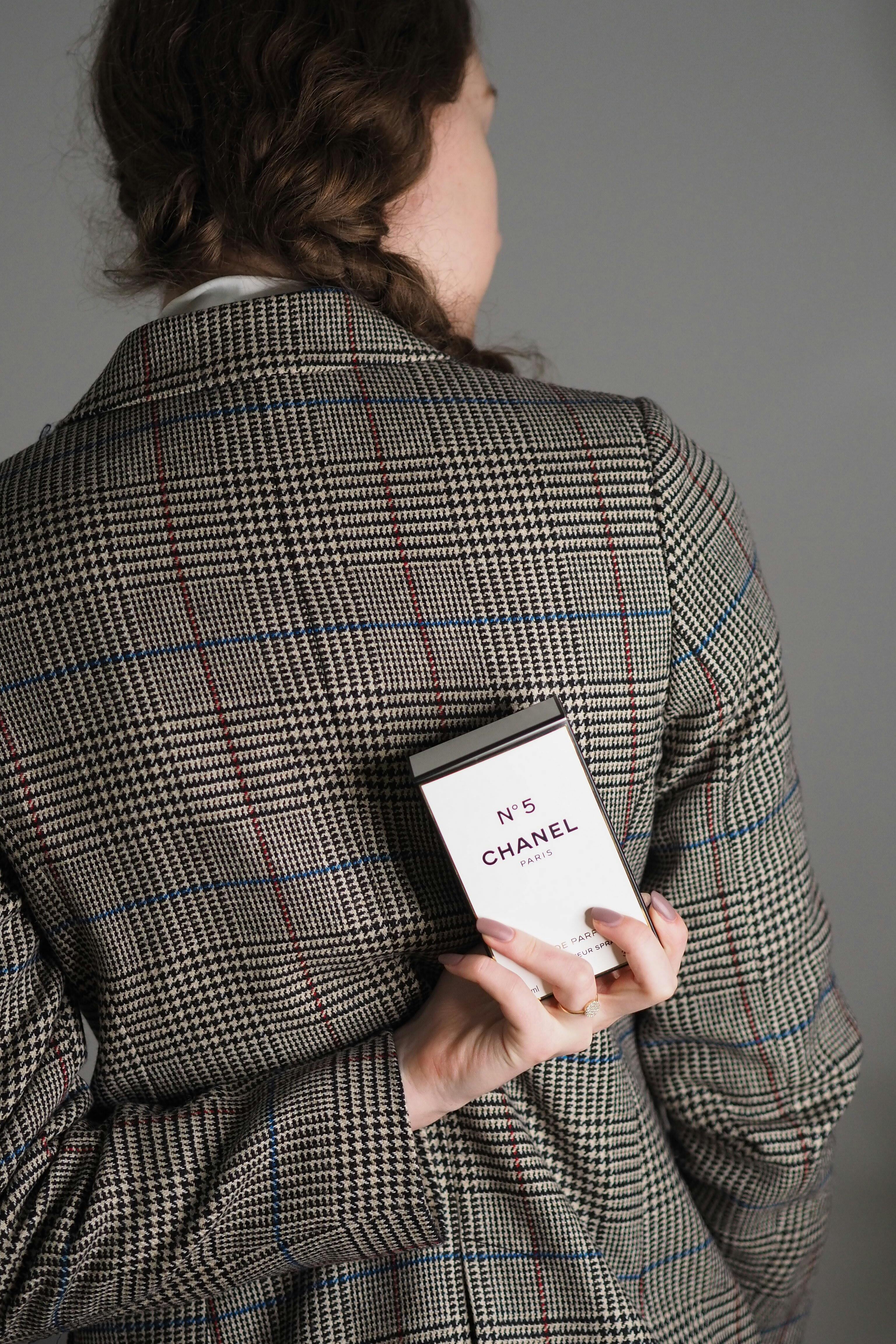 Perfume Box Back Photos, Download The BEST Free Perfume Box Back Stock ...