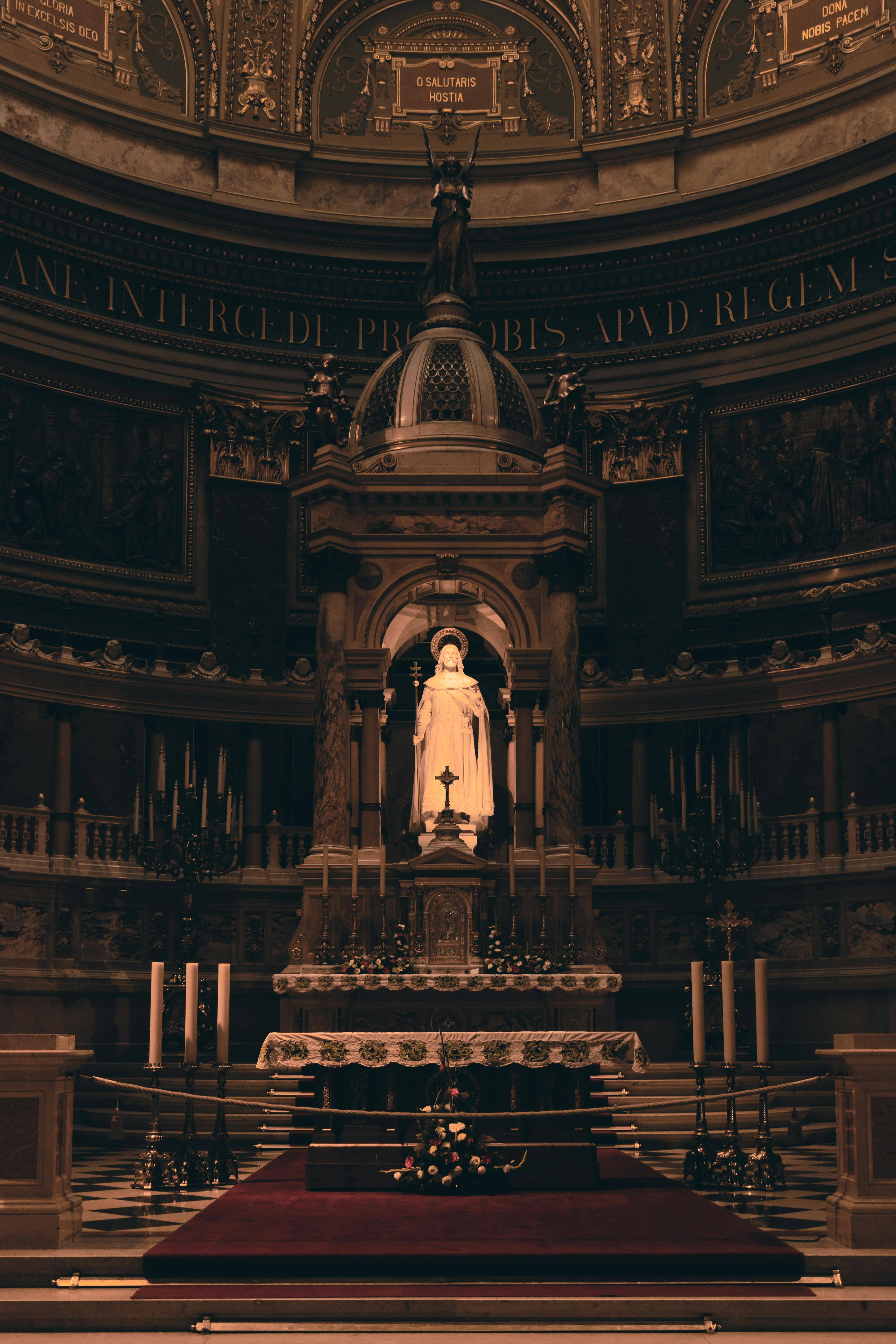 Statue in a St. Stephens Basilica Interior · Free Stock Photo