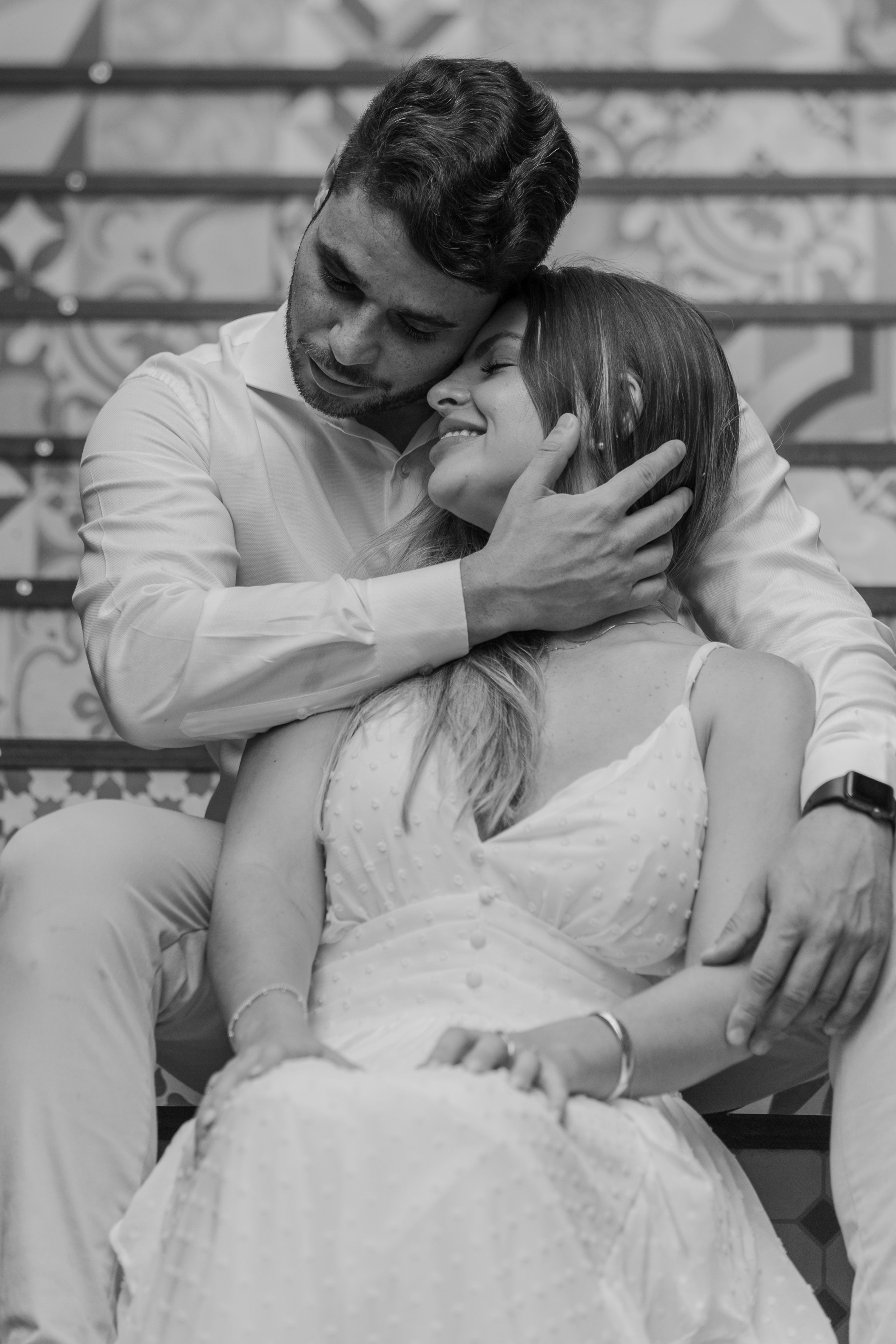 Grayscale Photo of a Romantic Couple · Free Stock Photo