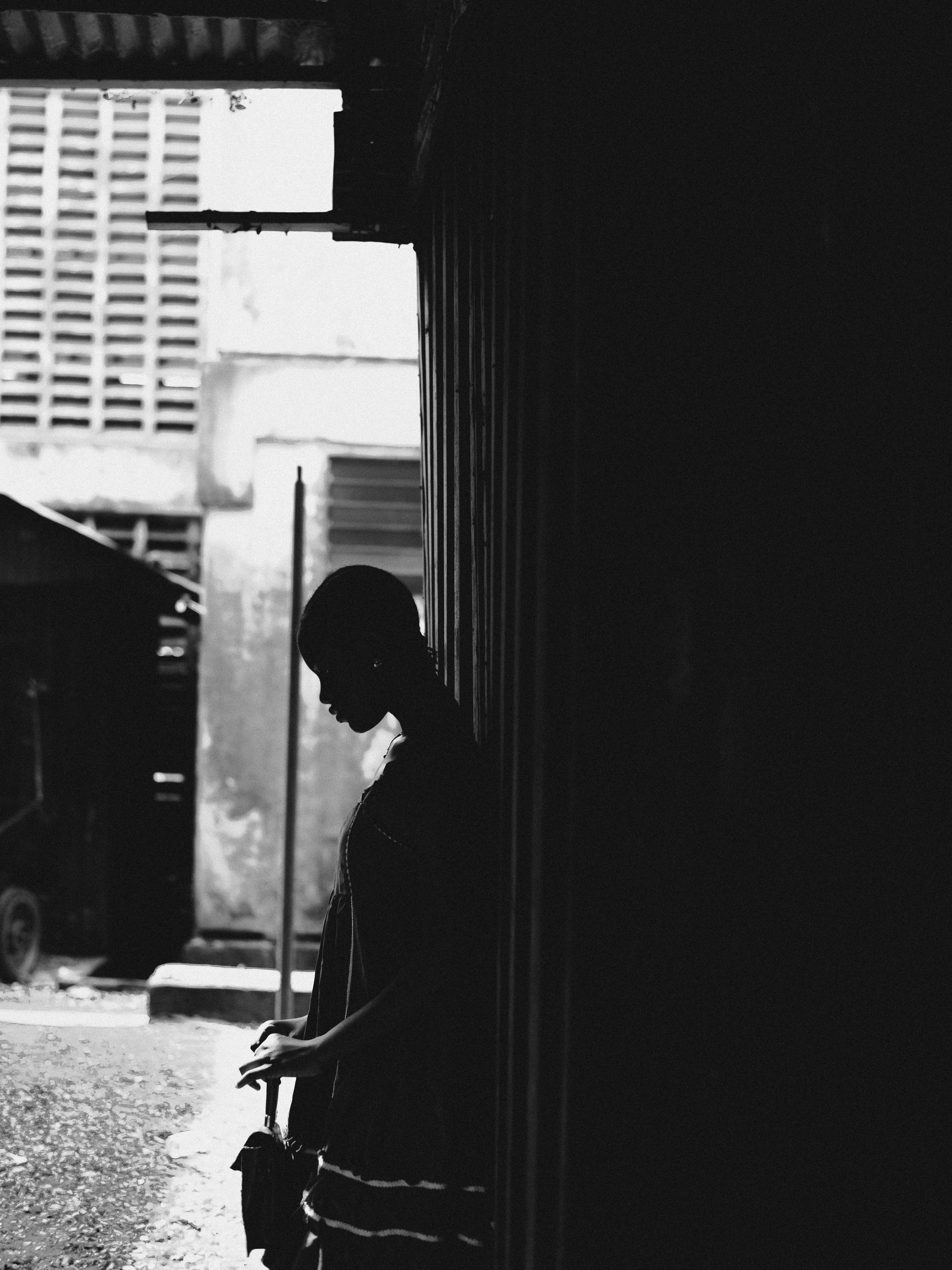 Side View of a Persons Silhouette · Free Stock Photo