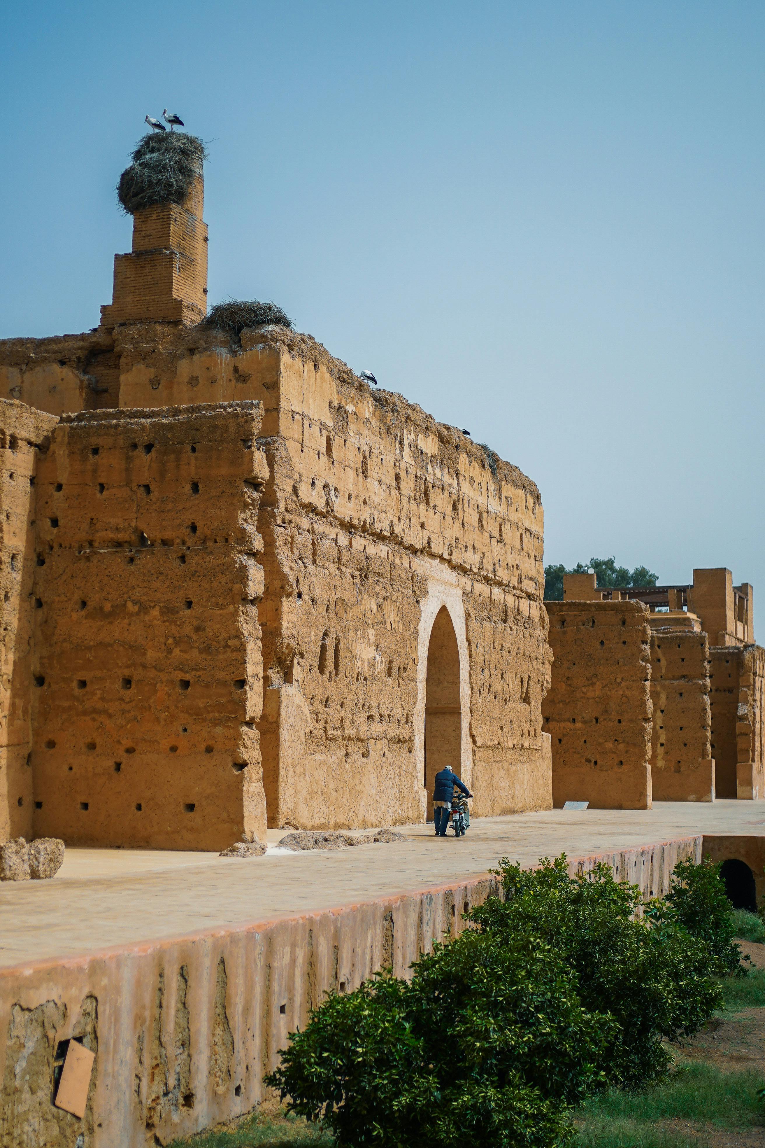 The ancient walls of the city of qalat · Free Stock Photo