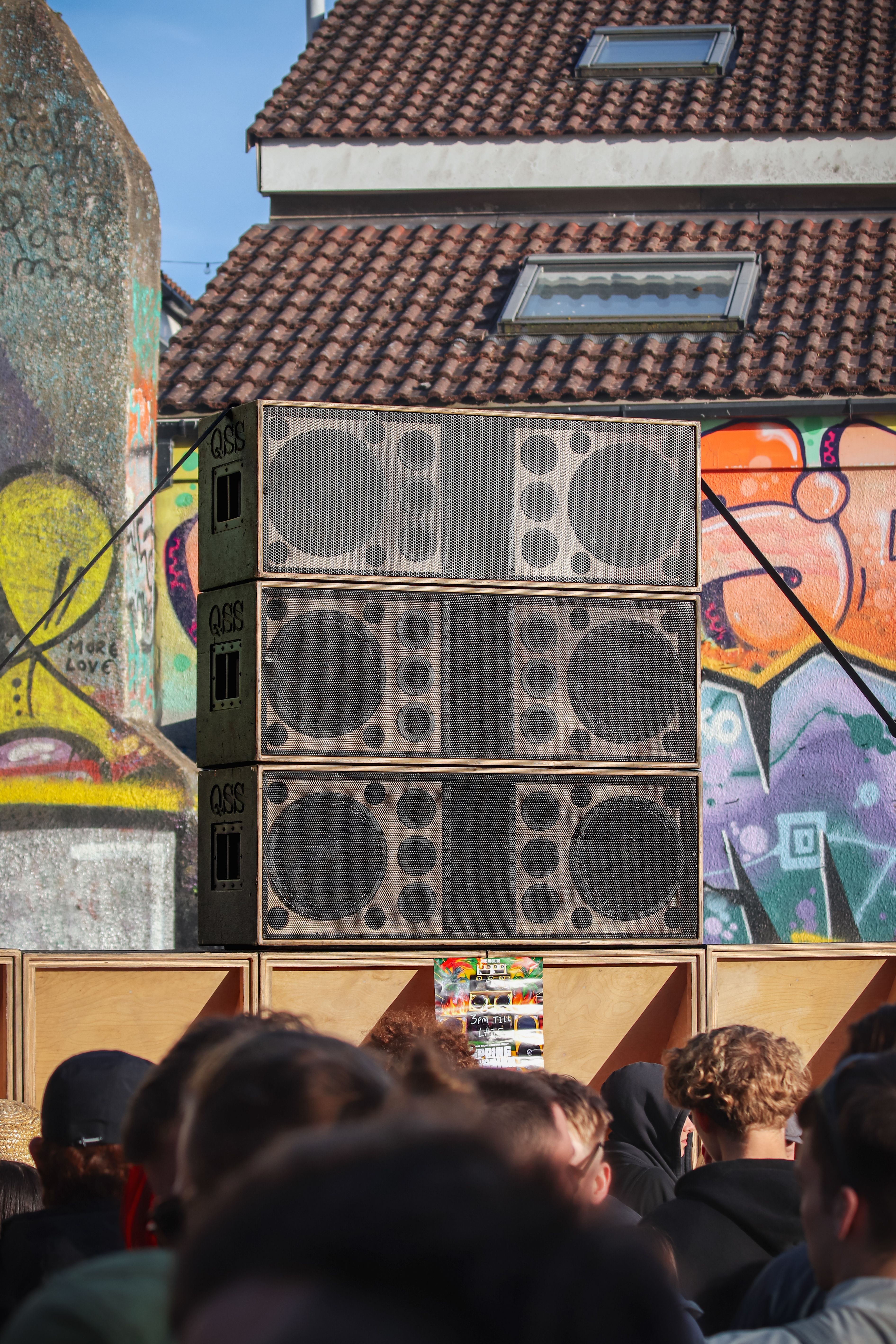 Crowd Standing in front of Loudspeakers at Concert · Free Stock Photo