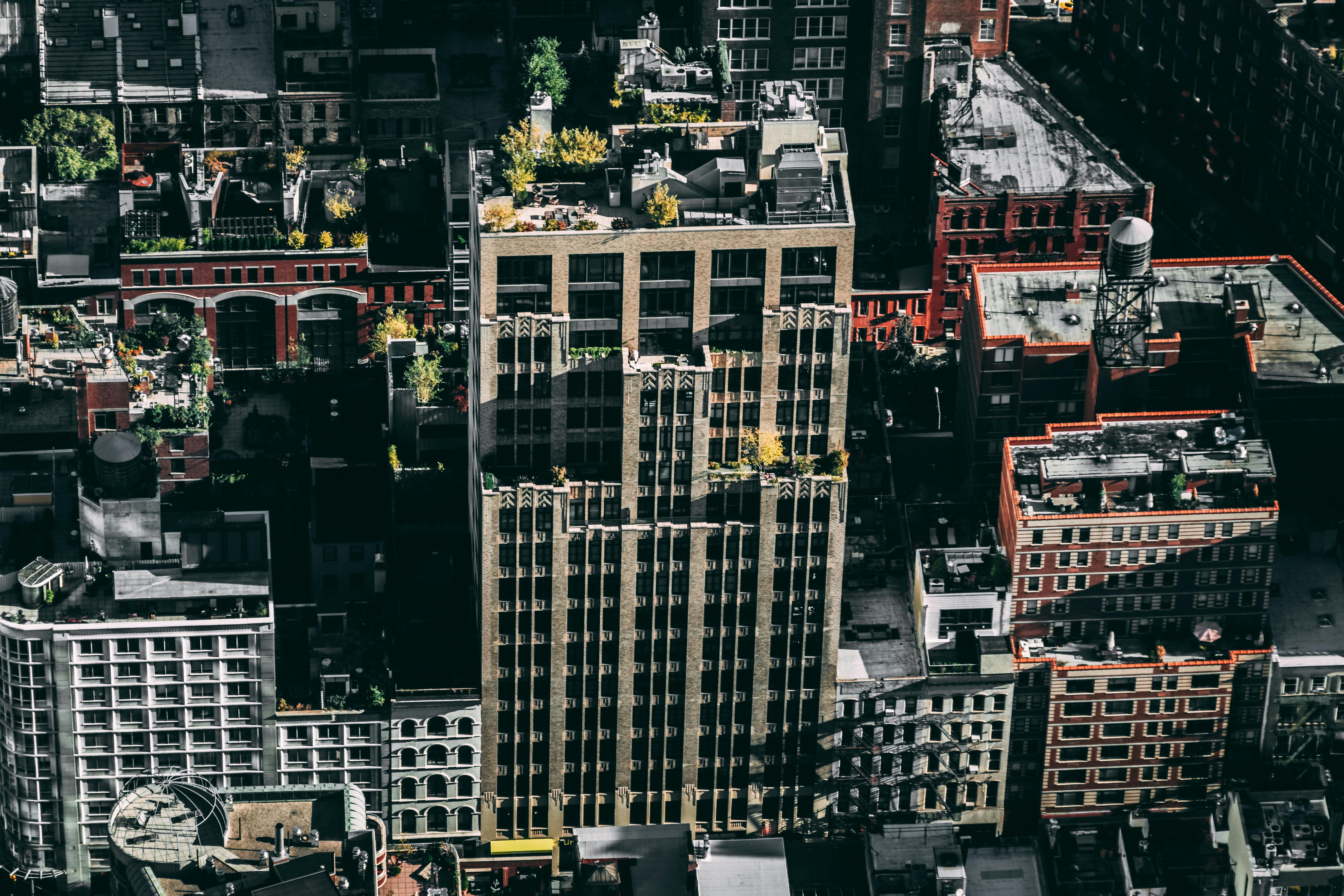 Photo En Grand Angle Des Bâtiments · Photo gratuite