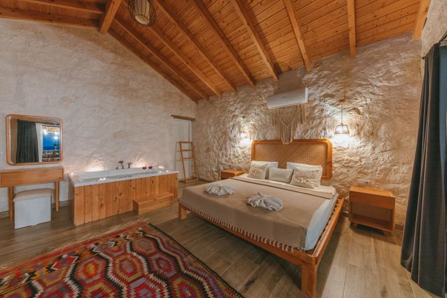 Double Bed Size Guide: Choose the Right One for Your Room