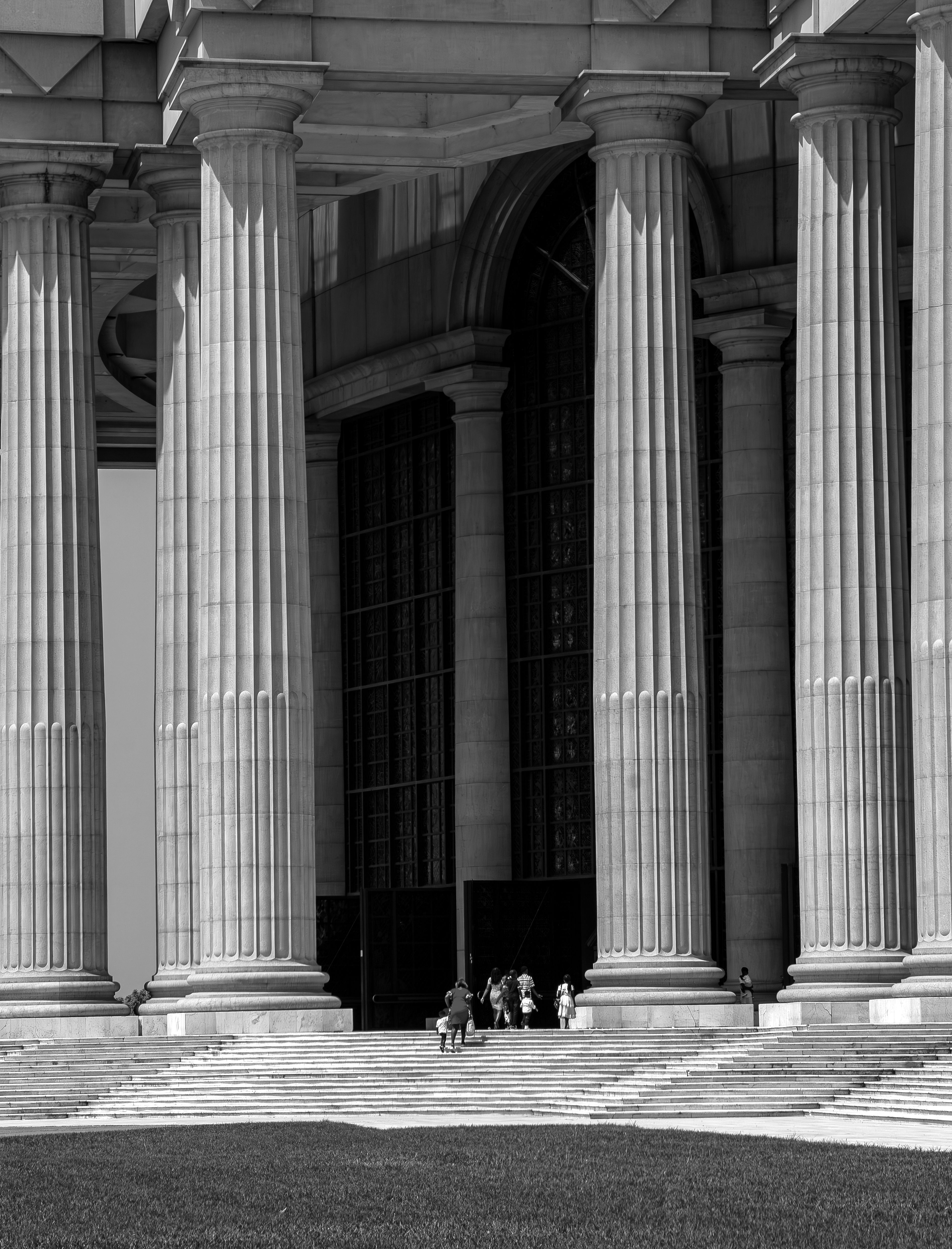 yamoussoukro côte d'ivoire B&W · Free Stock Photo