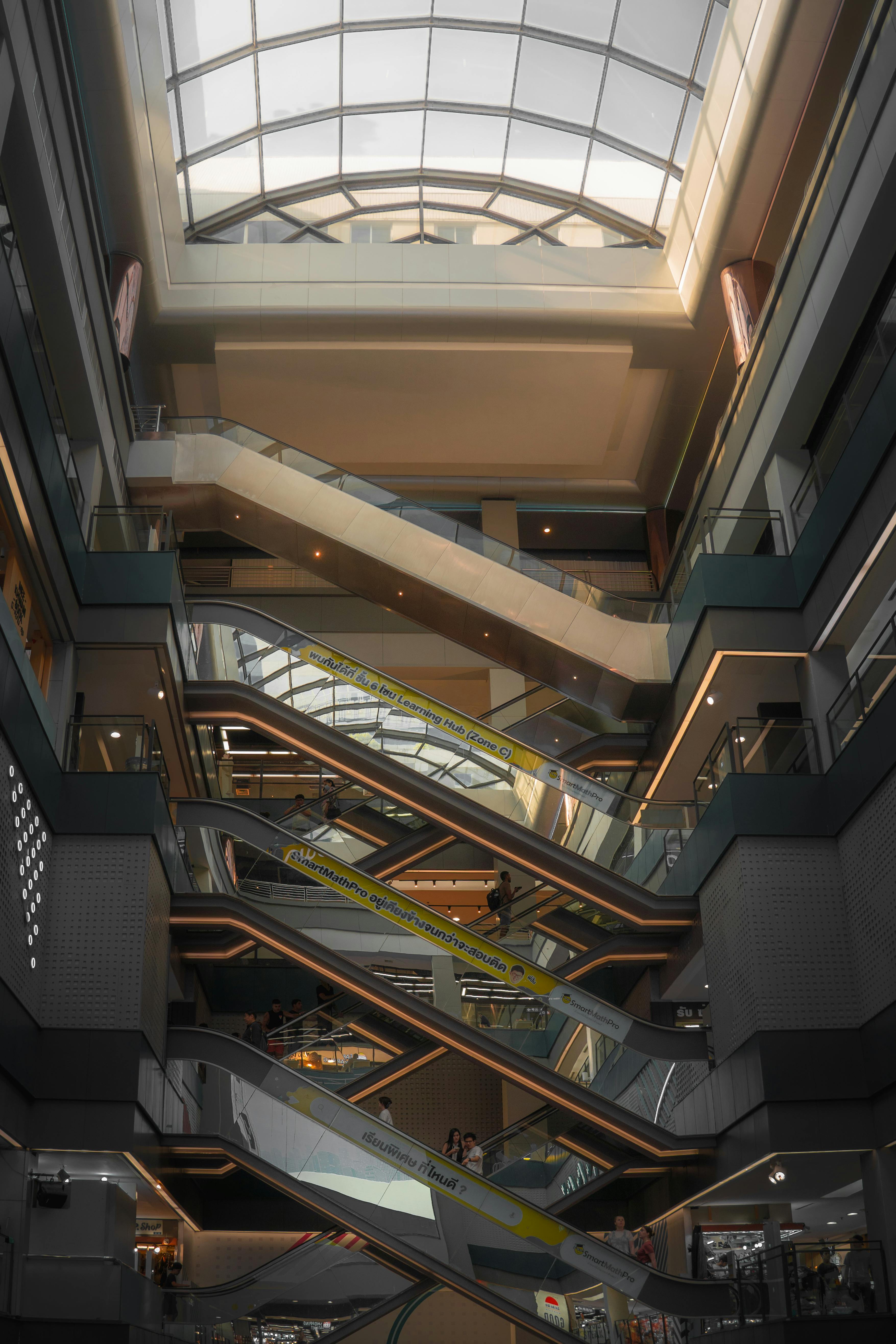 Interior De Edificio Comercial Moderno