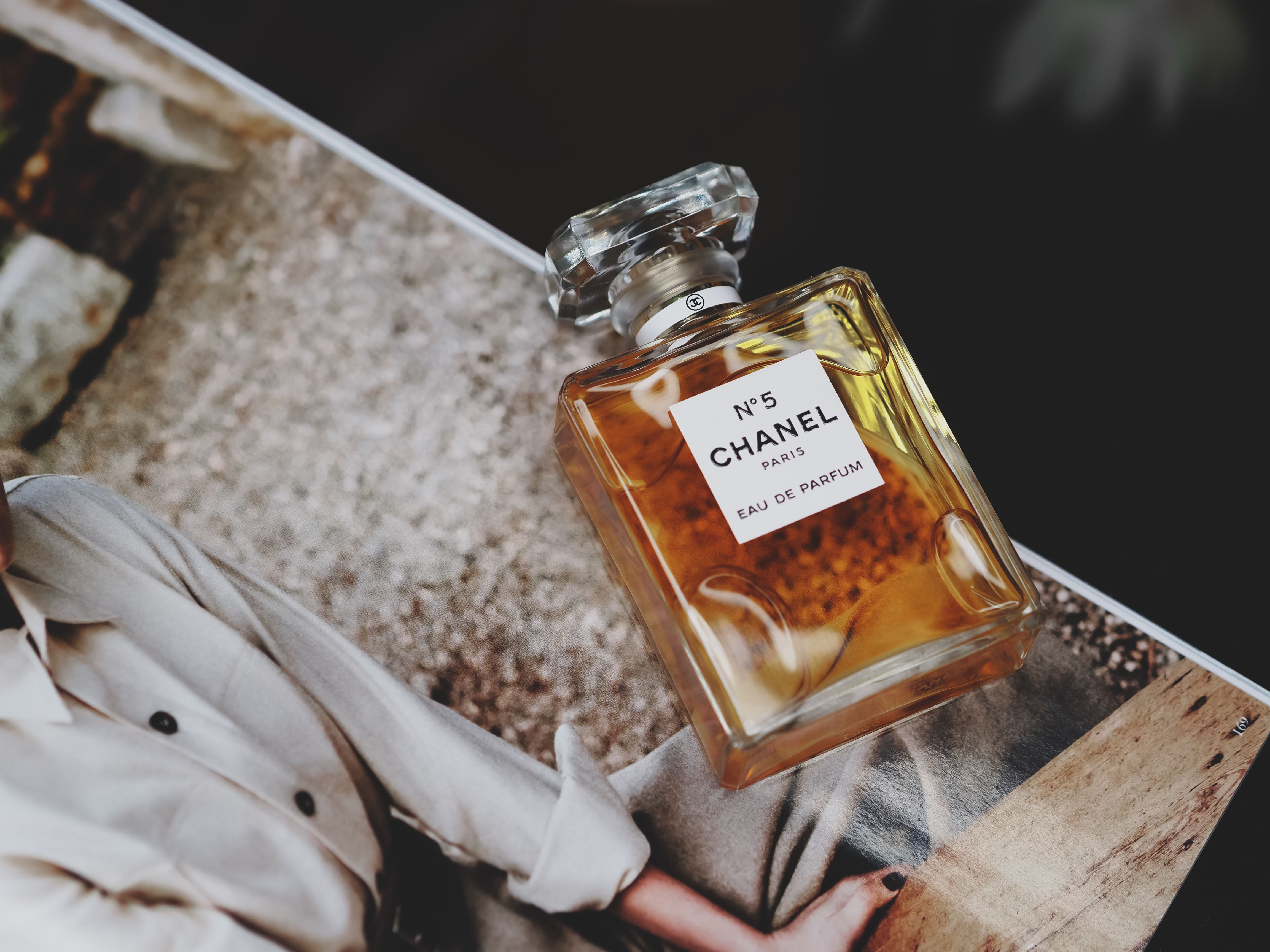 Vial of Perfume · Free Stock Photo