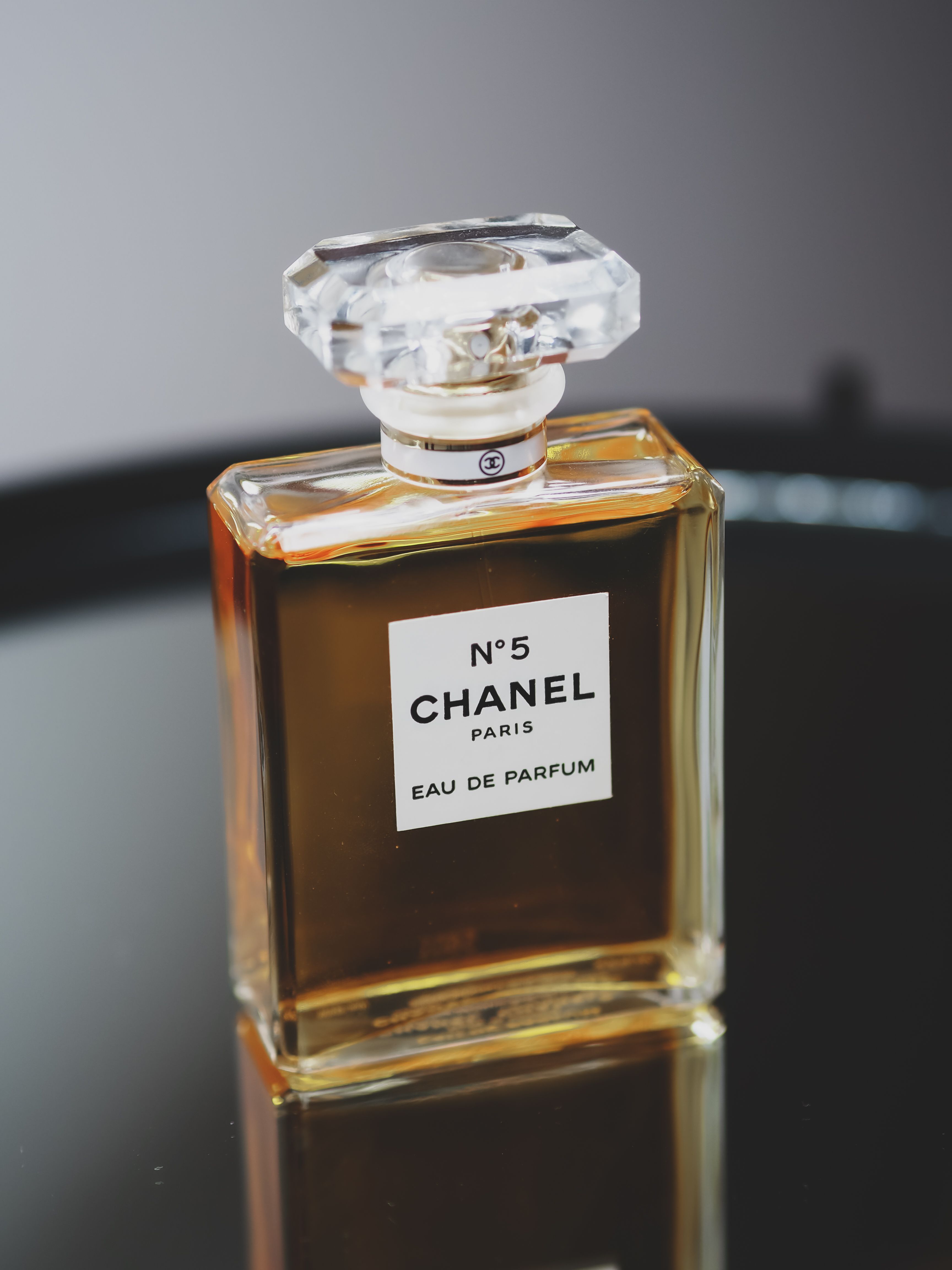 Vial of Perfume · Free Stock Photo
