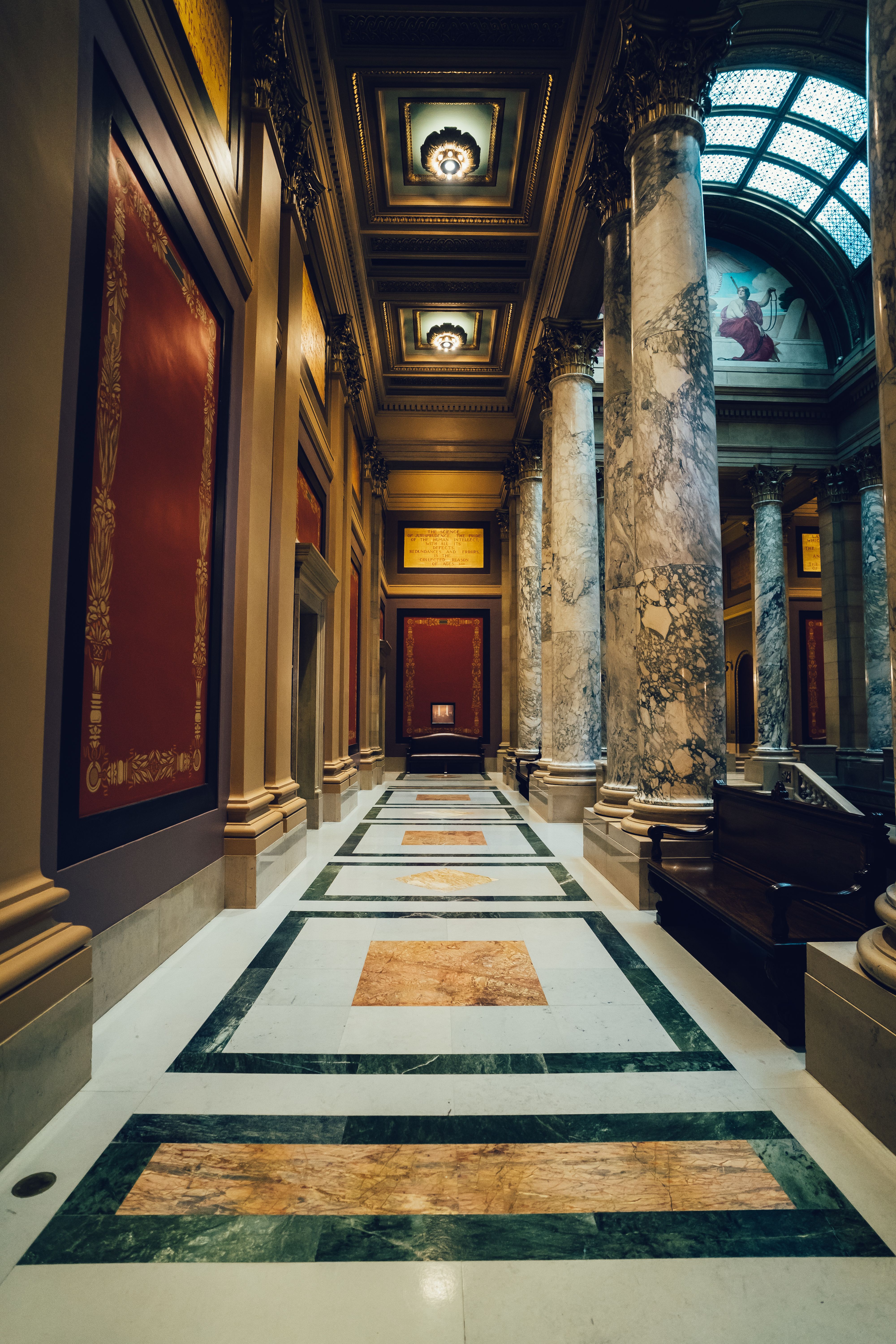 Empty Lobby · Free Stock Photo