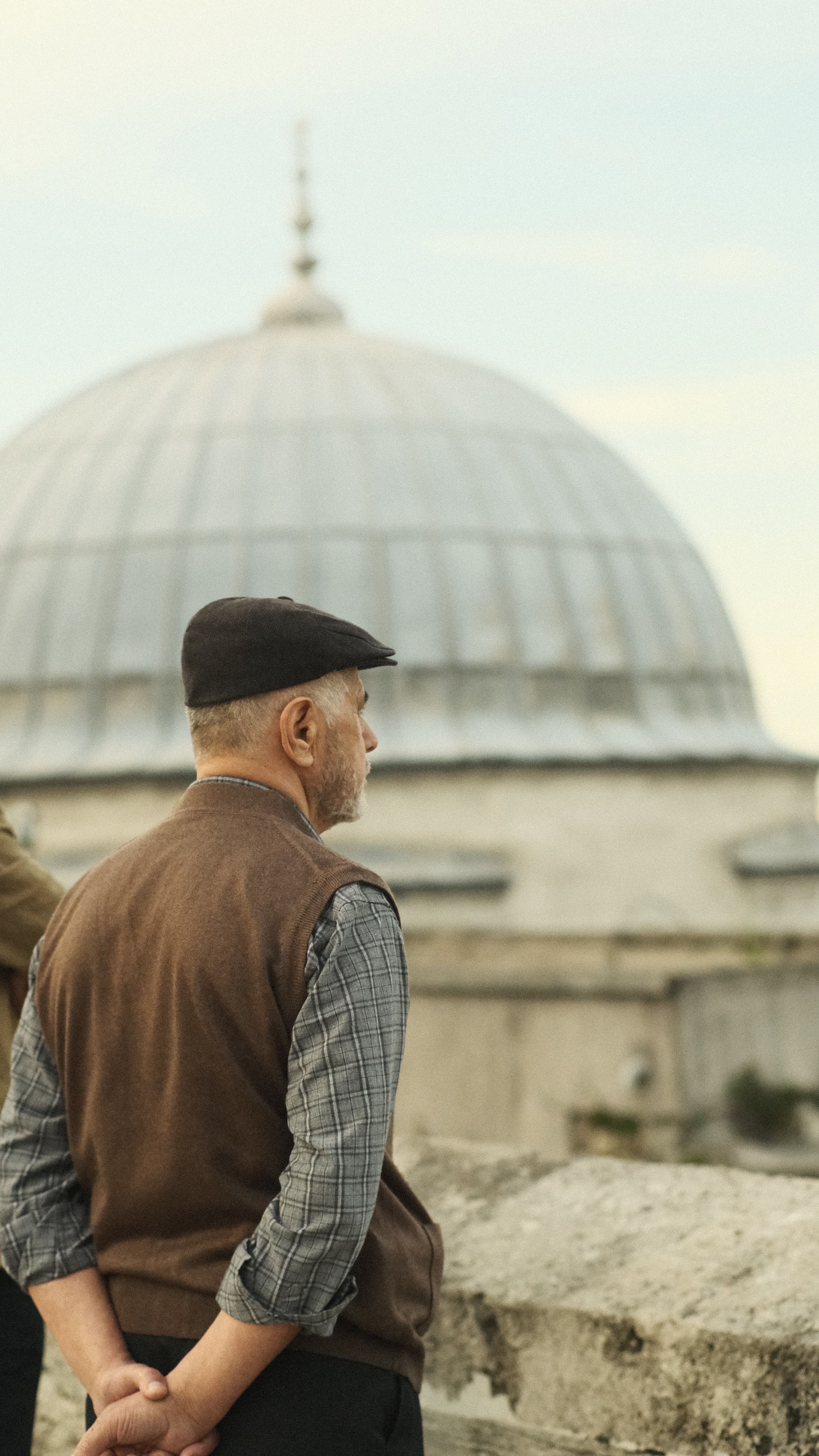 Man and Dome Roof · Free Stock Photo