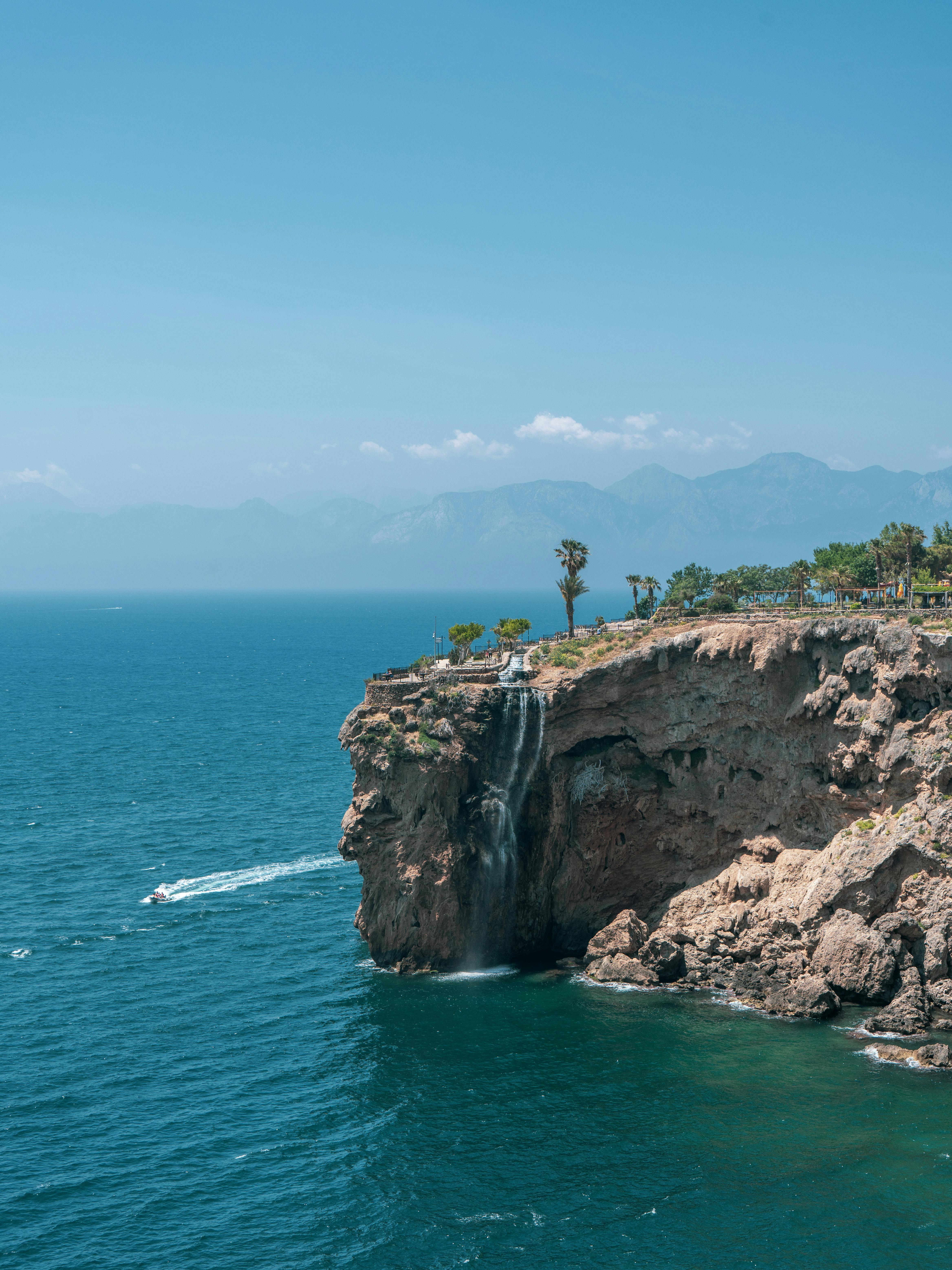 Sea Waterfall Photos, Download The BEST Free Sea Waterfall Stock Photos ...