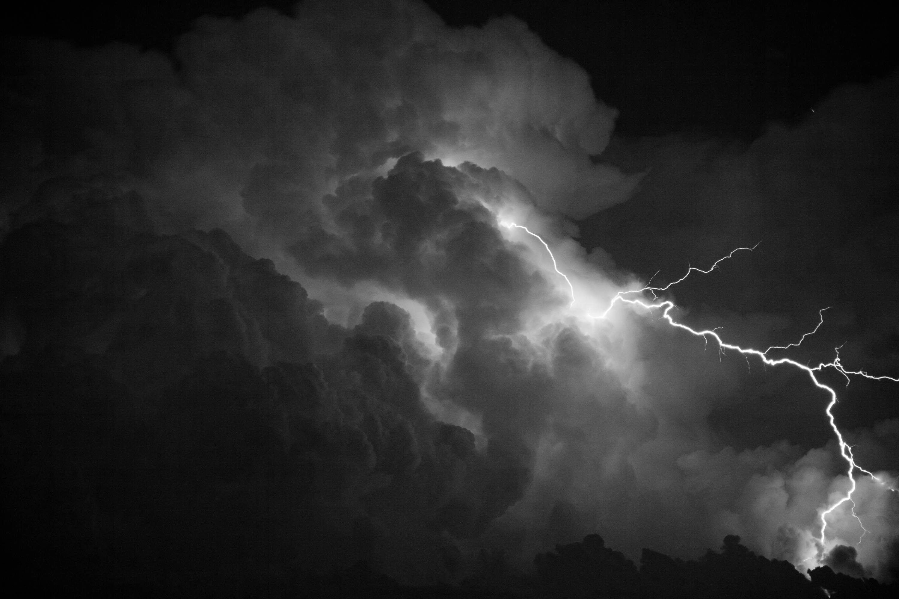 Storm Cloud and Lightning in Black and White · Free Stock Photo
