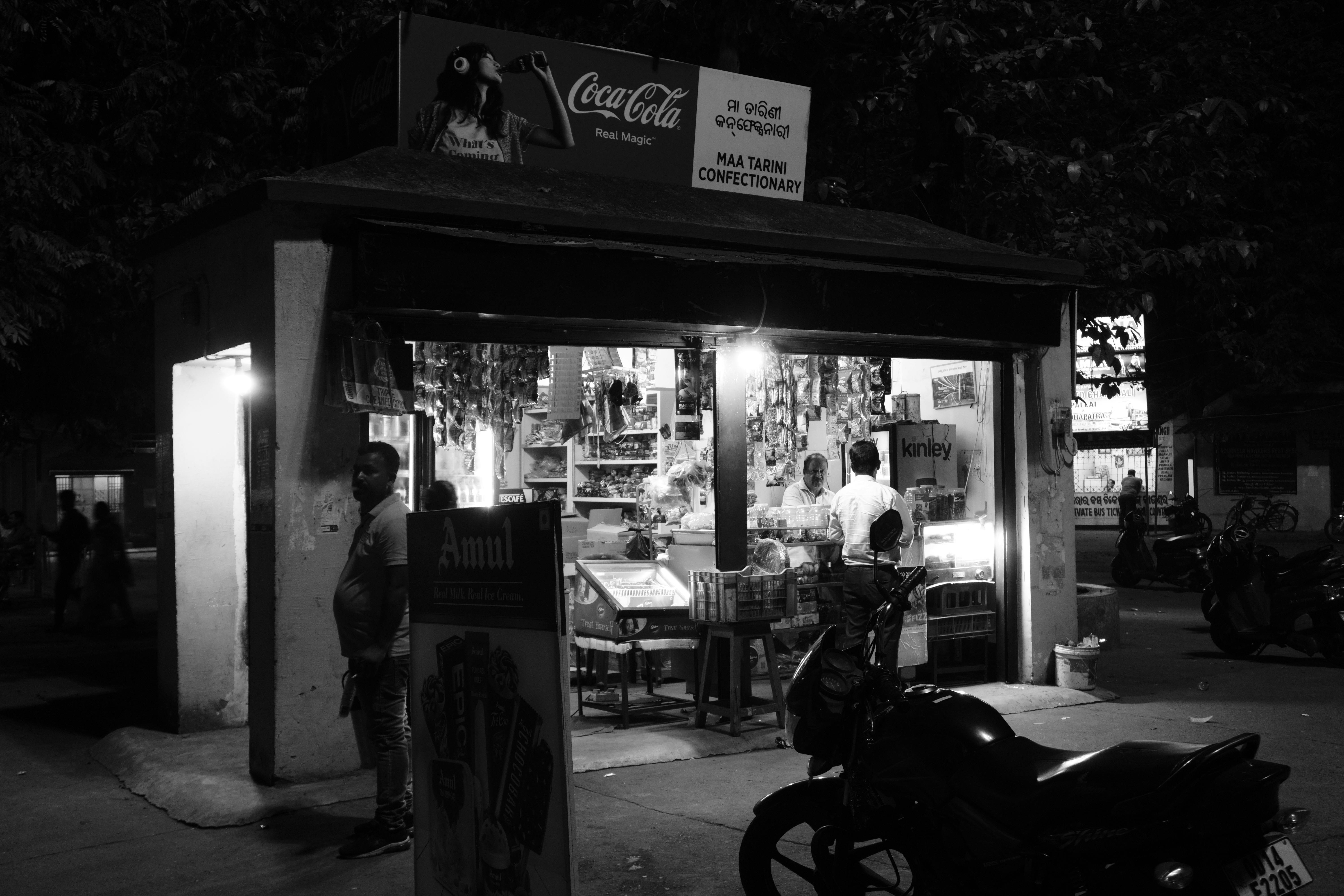 Store in Town at Night · Free Stock Photo