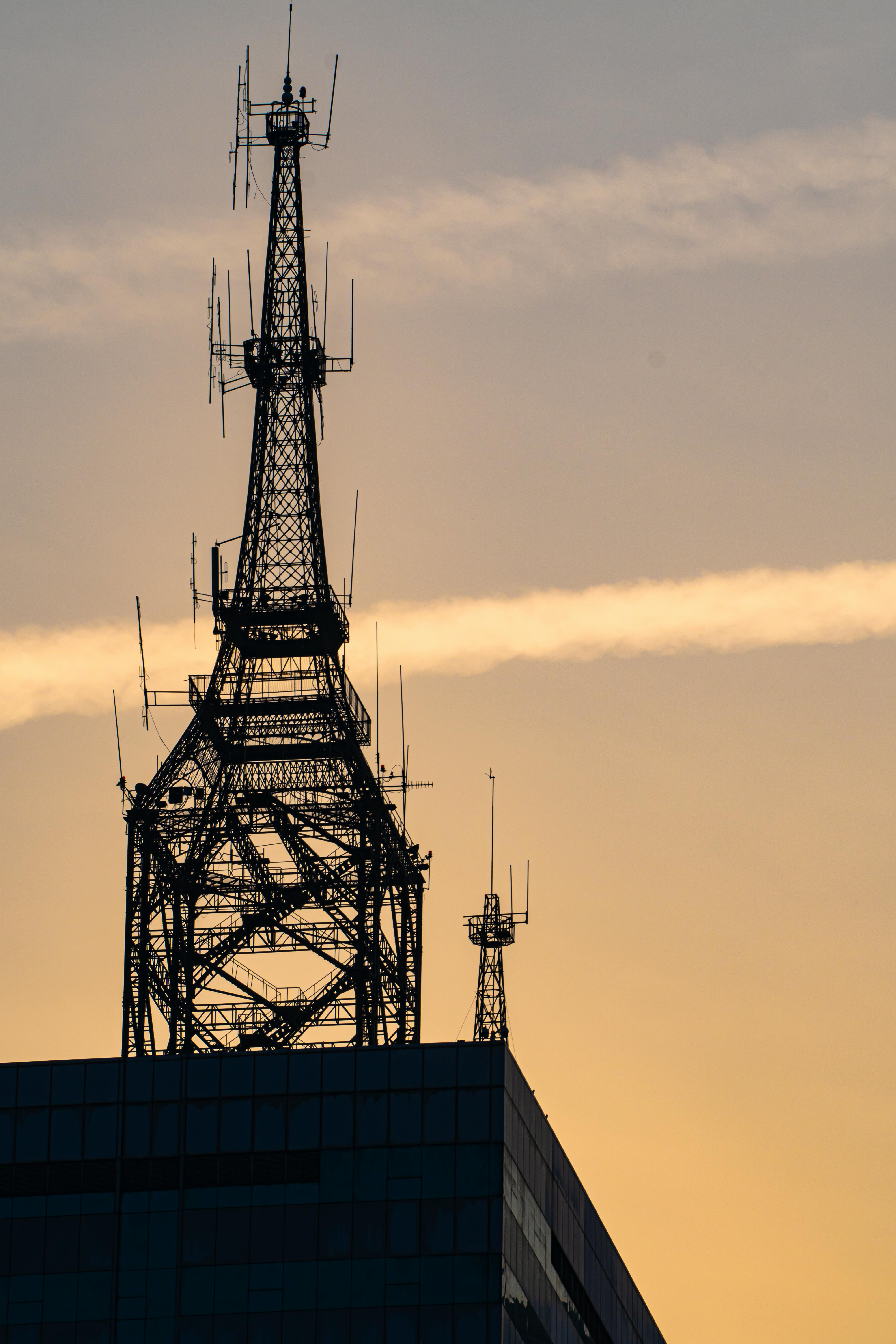 A Radio Tower at Dusk · Free Stock Photo