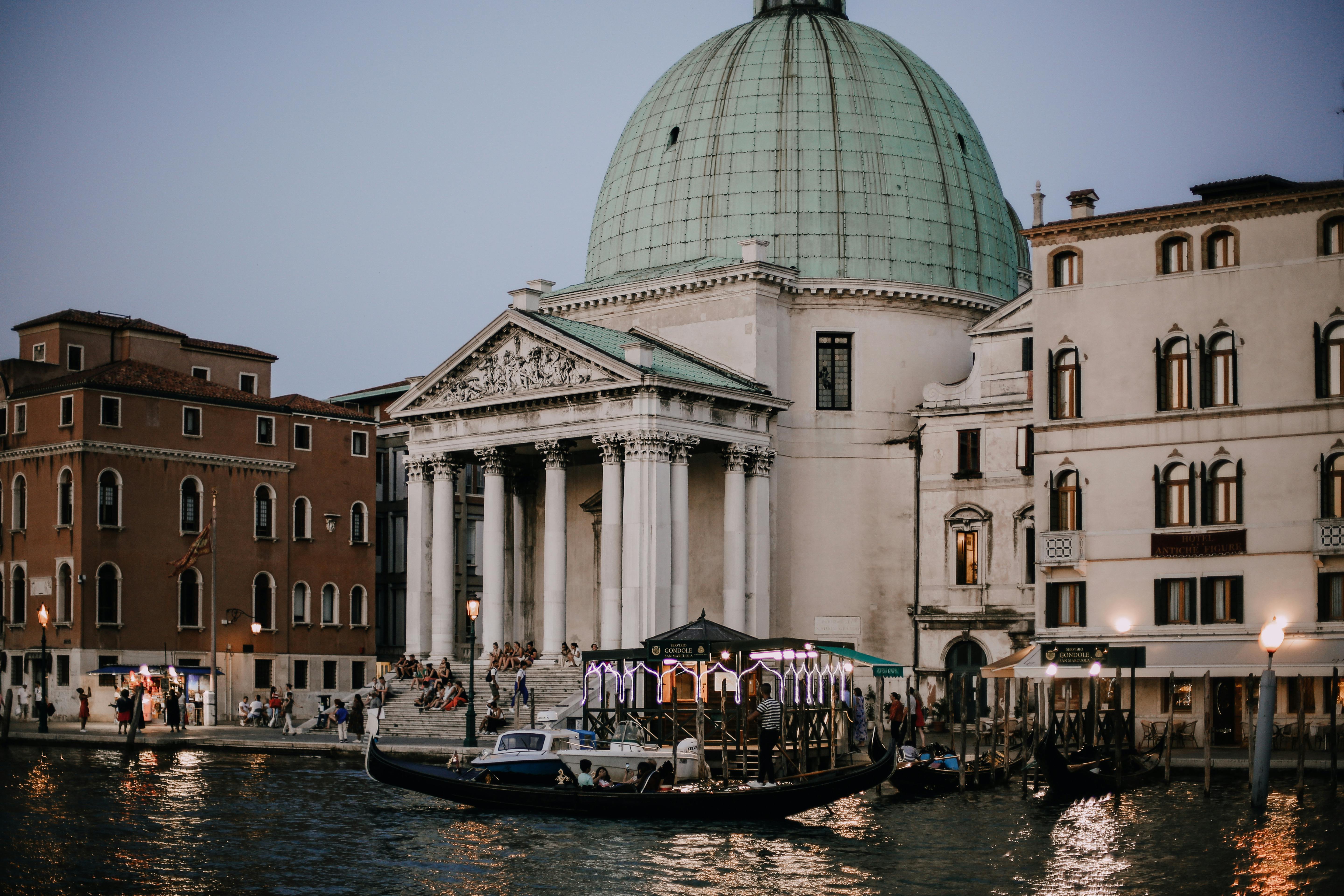 View of the Chiesa di San Simeon Piccolo in Venice, Italy · Free Stock ...