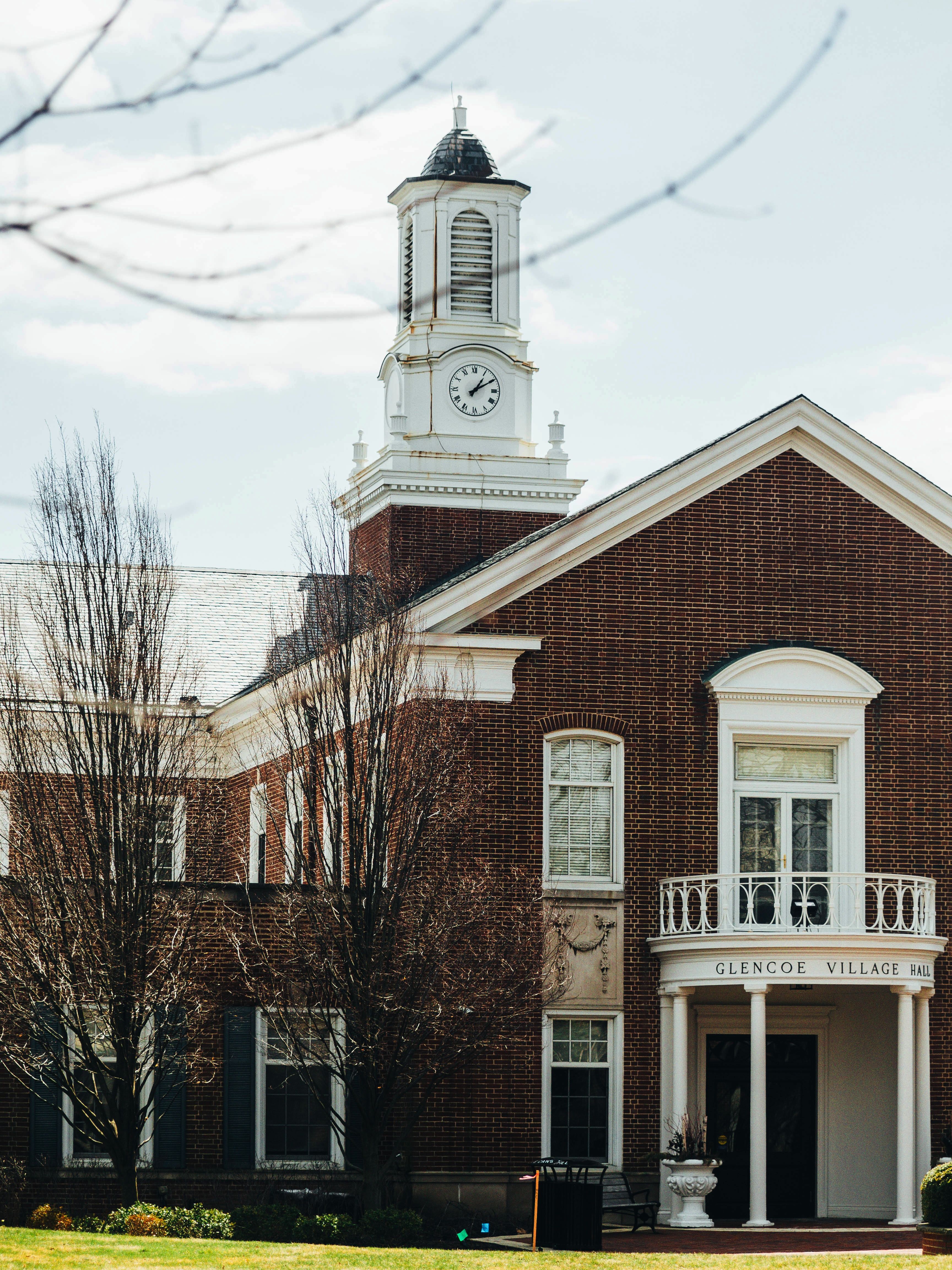 Facade of the Village of Glencoe Hall, Glencoe, Illinois · Free Stock Photo