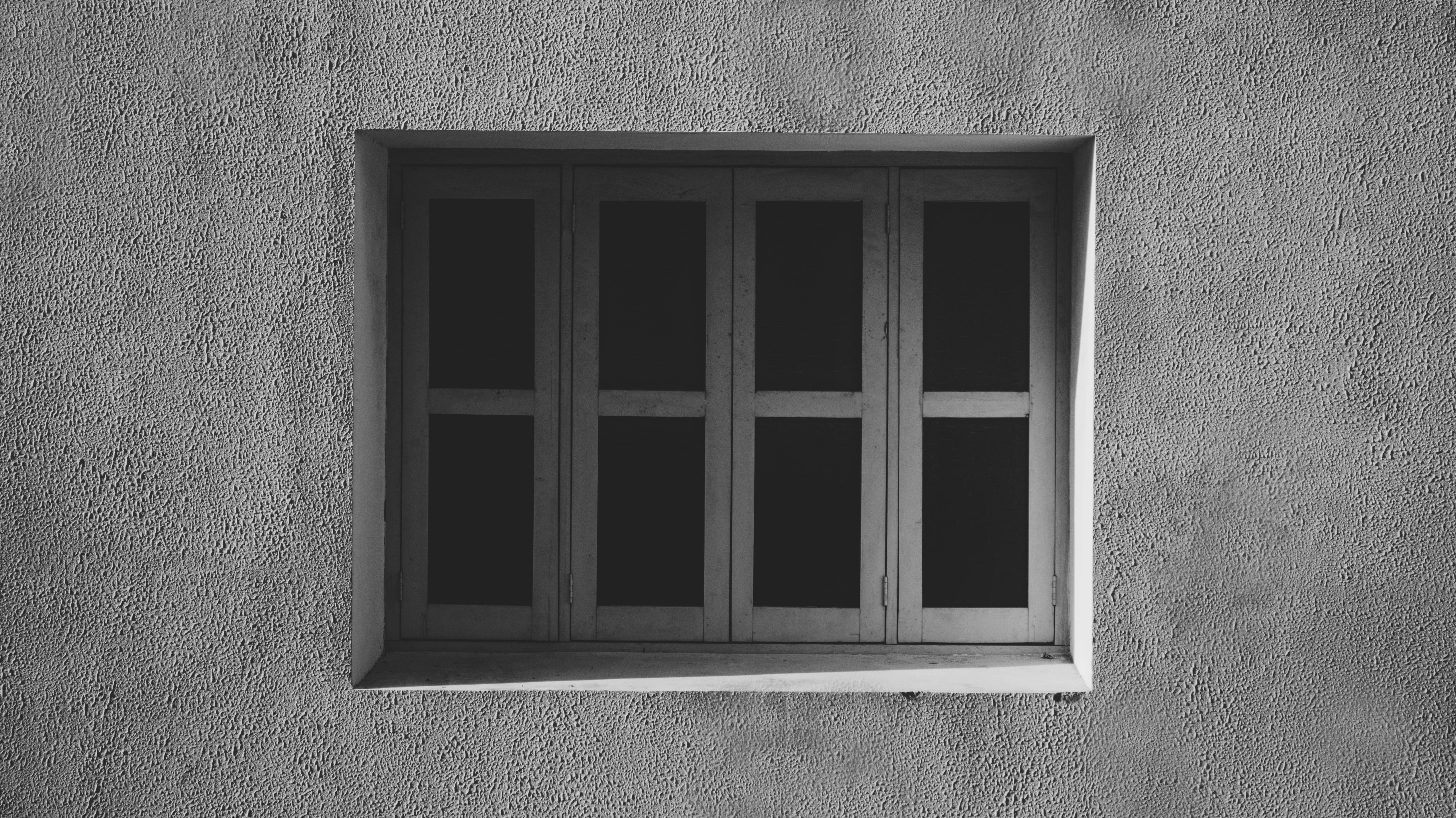 Closed Windowpane · Free Stock Photo