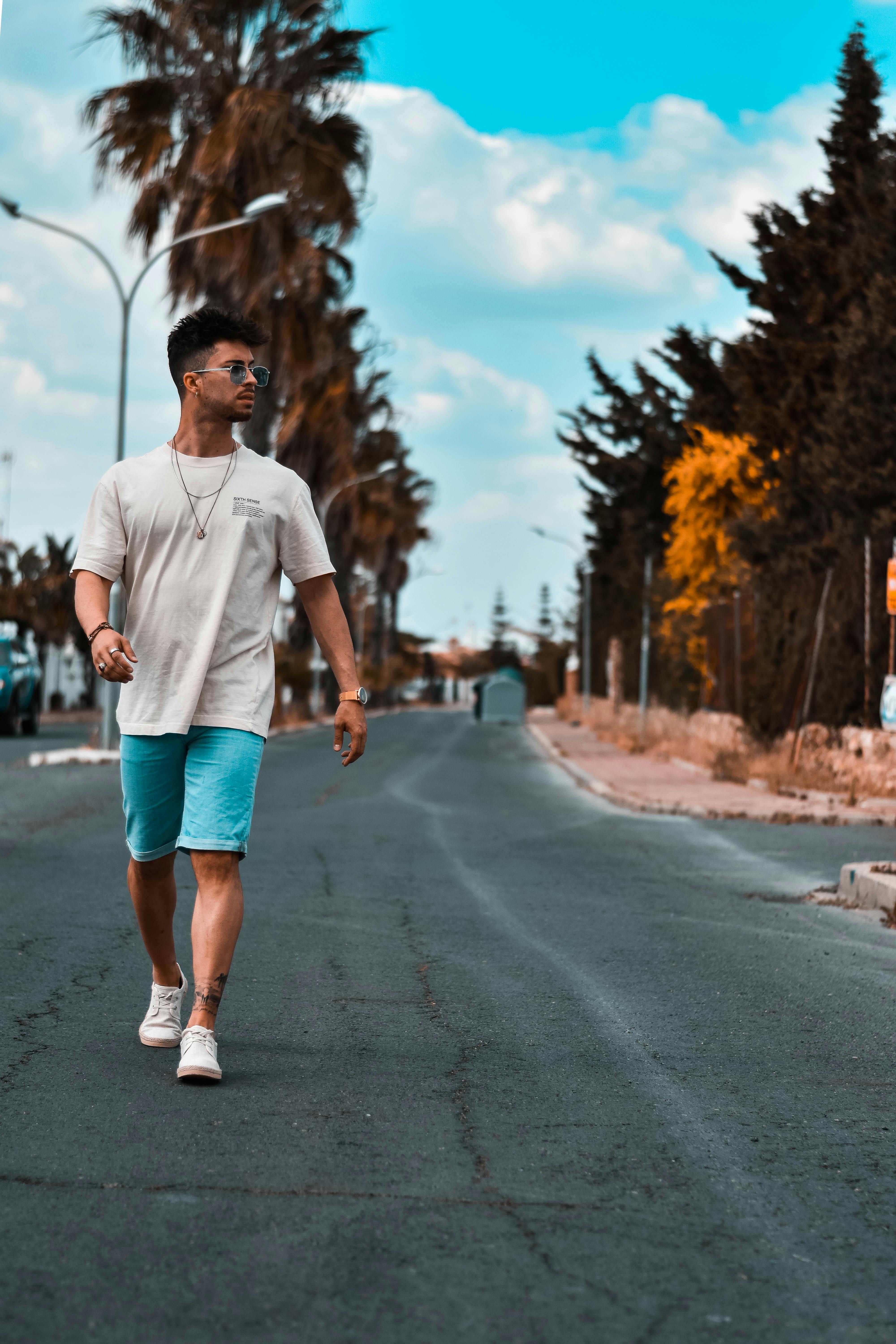 1000+ Fotos de Hombre Caminando · Pexels · Fotos de stock gratis