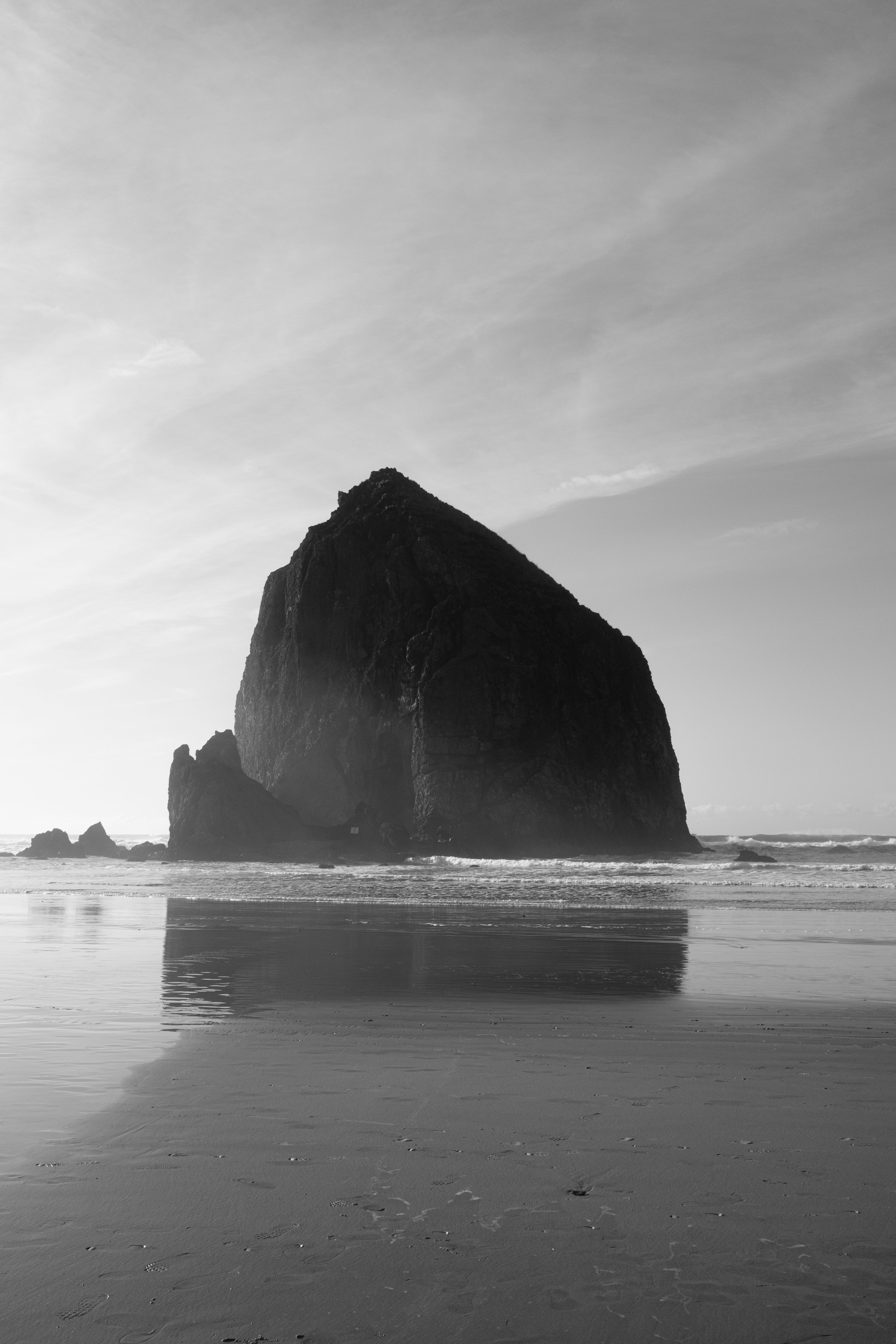 Rock Formation on Sea Shore in Oregon · Free Stock Photo