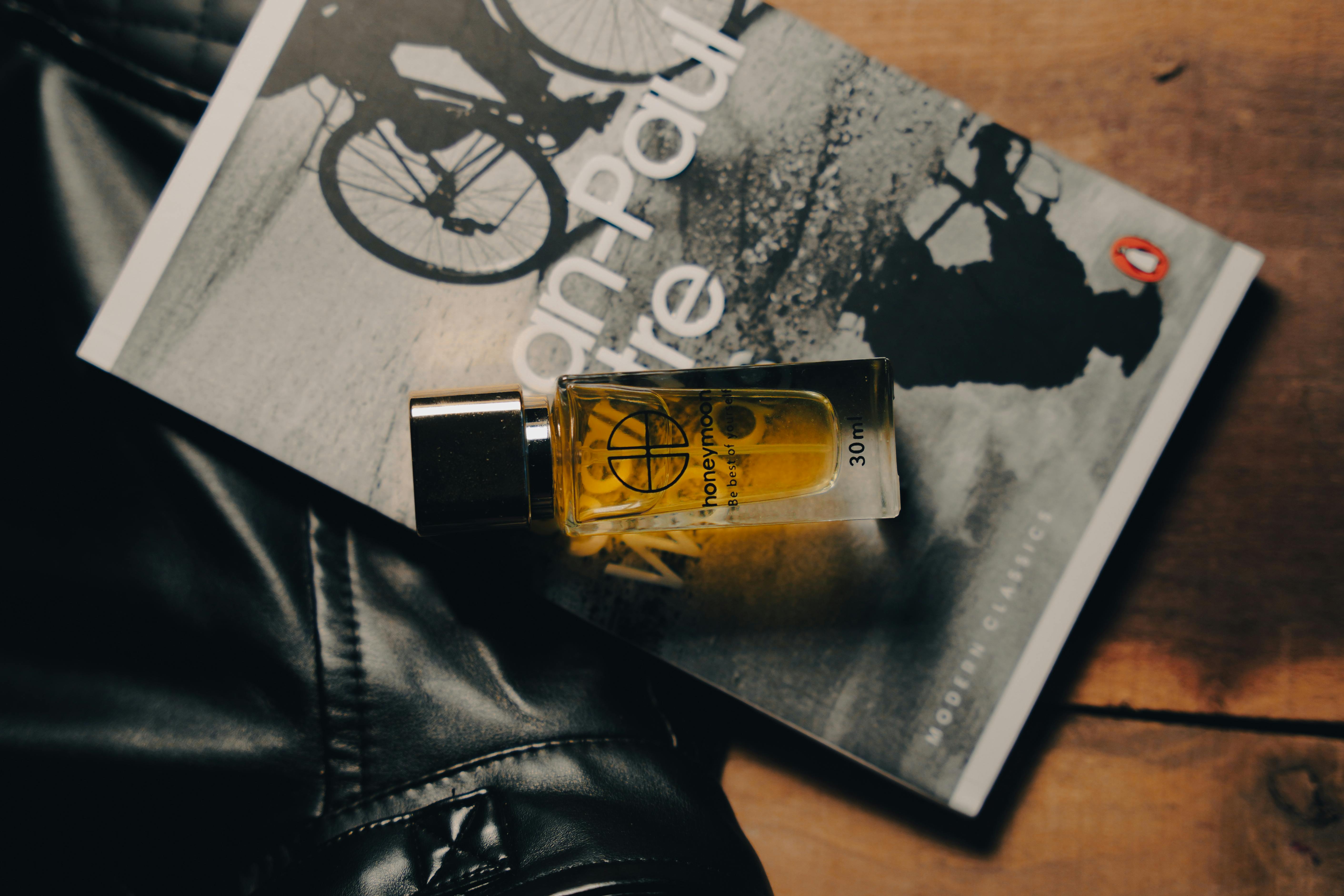 Book Flatlay Photos, Download The BEST Free Book Flatlay Stock Photos ...