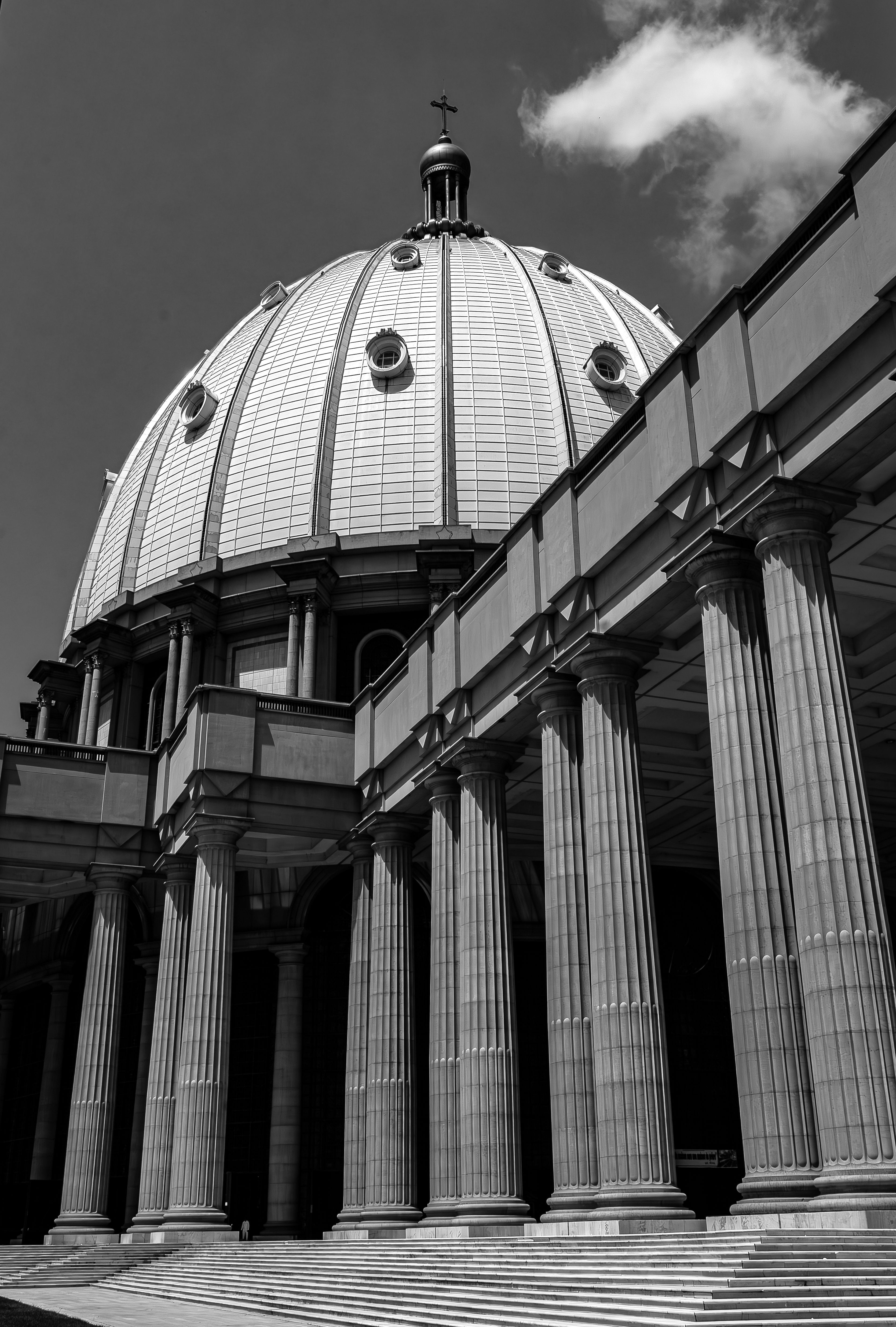 yamoussoukro côte d'ivoire B&W · Free Stock Photo