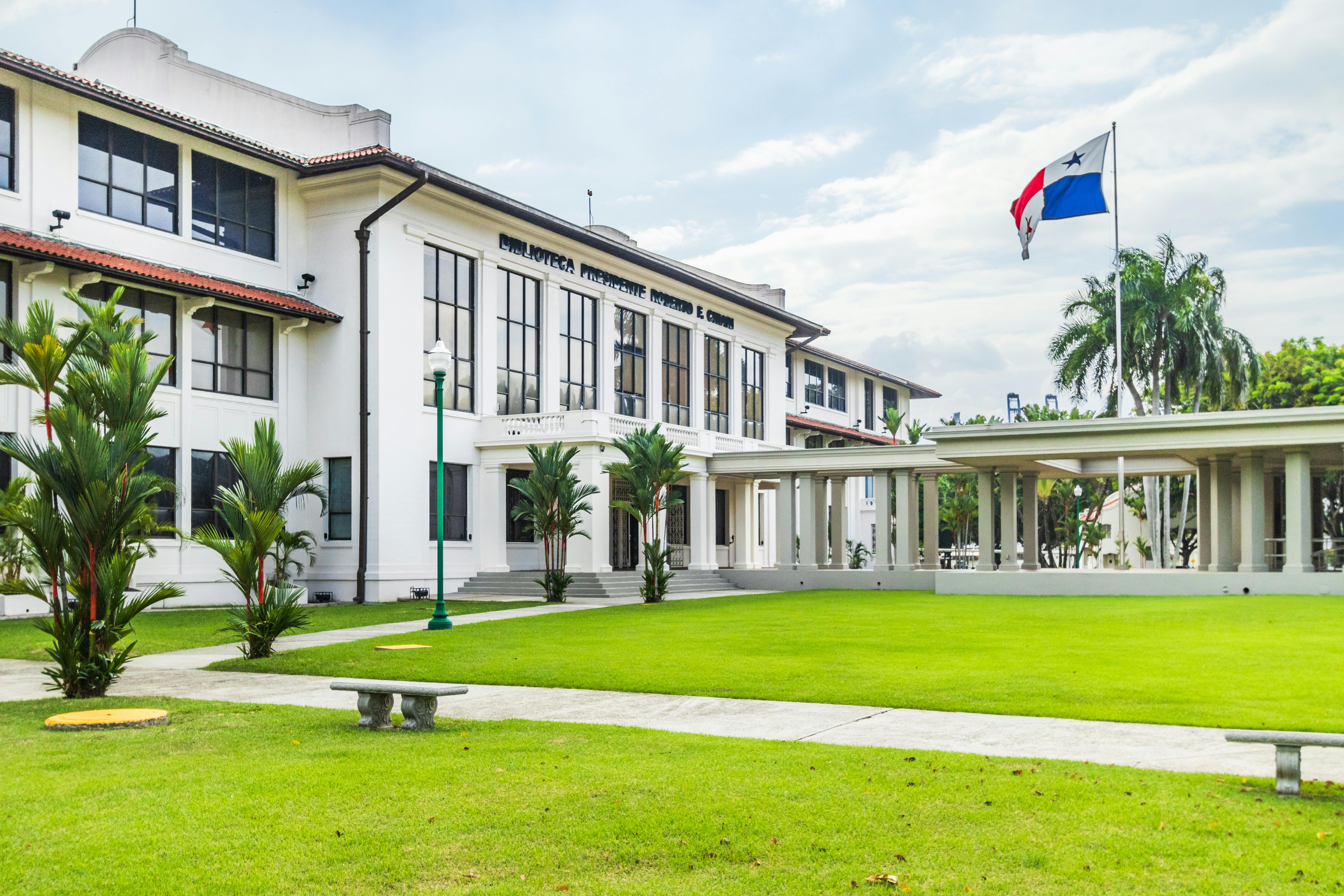 President Roberto F. Chiari Library · Free Stock Photo