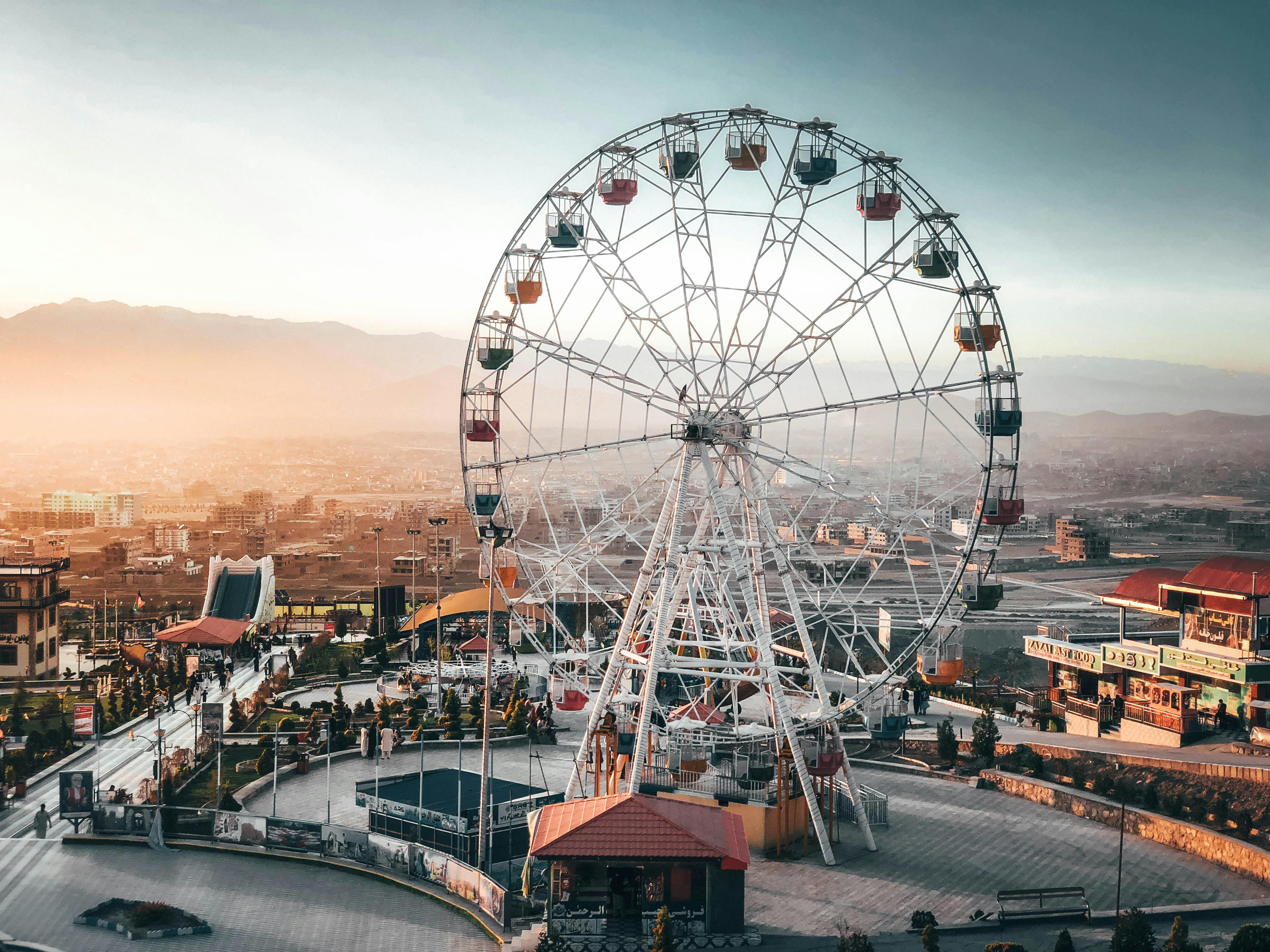 White Ferris Wheel · Free Stock Photo