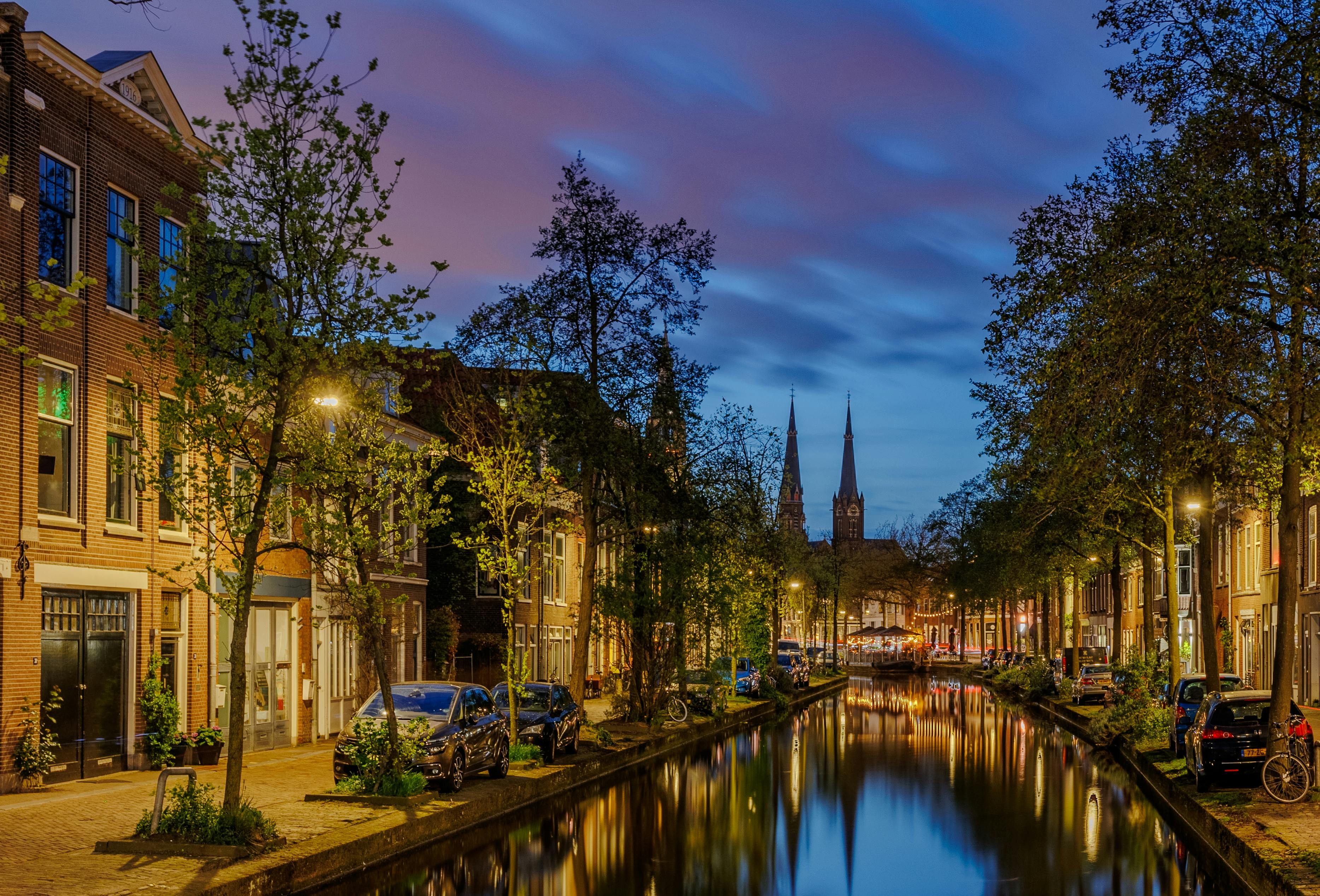 Delft Canal in the Evening · Free Stock Photo