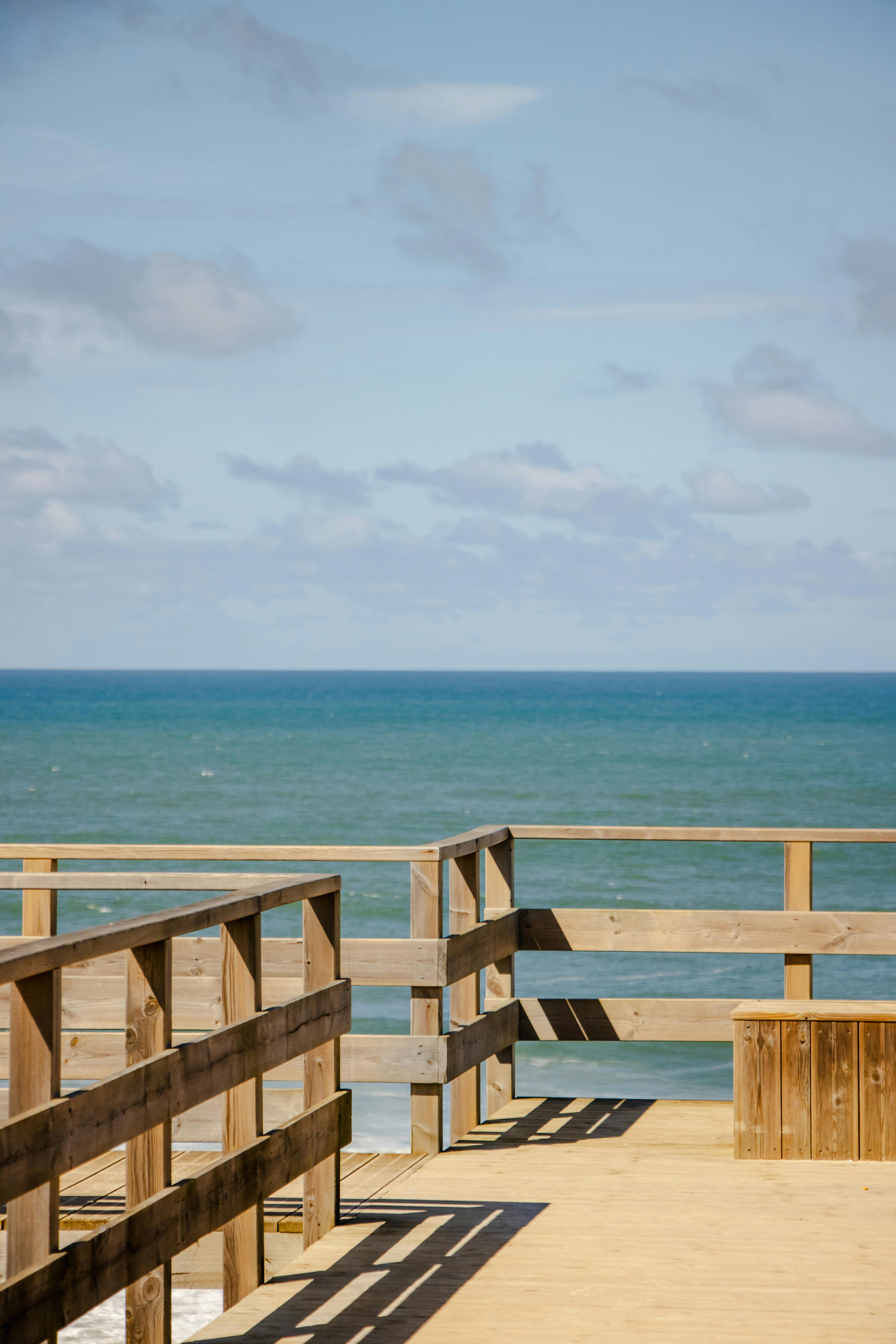 Wooden Railing Horizon Photos, Download The BEST Free Wooden Railing ...