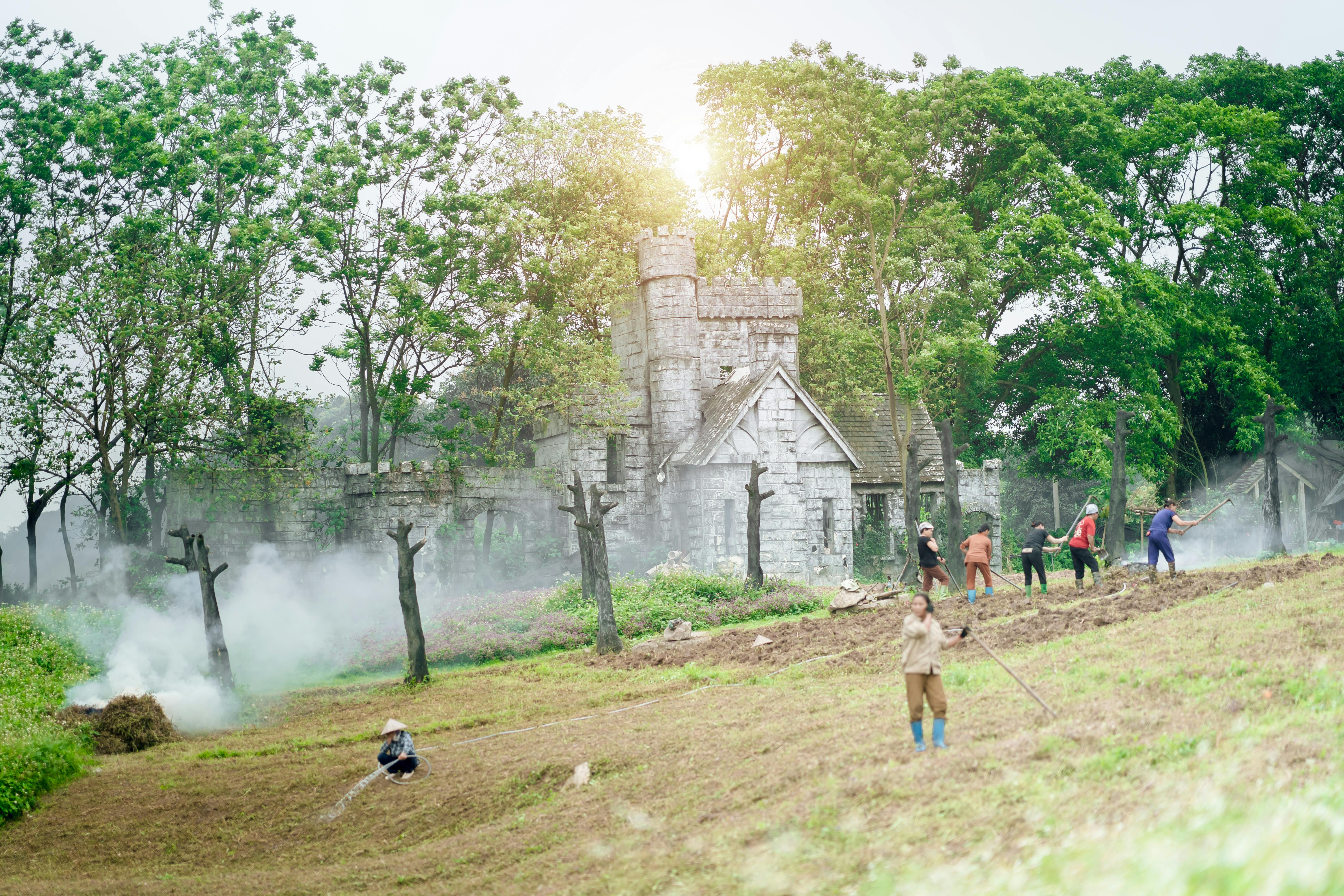 People Working in Countryside · Free Stock Photo