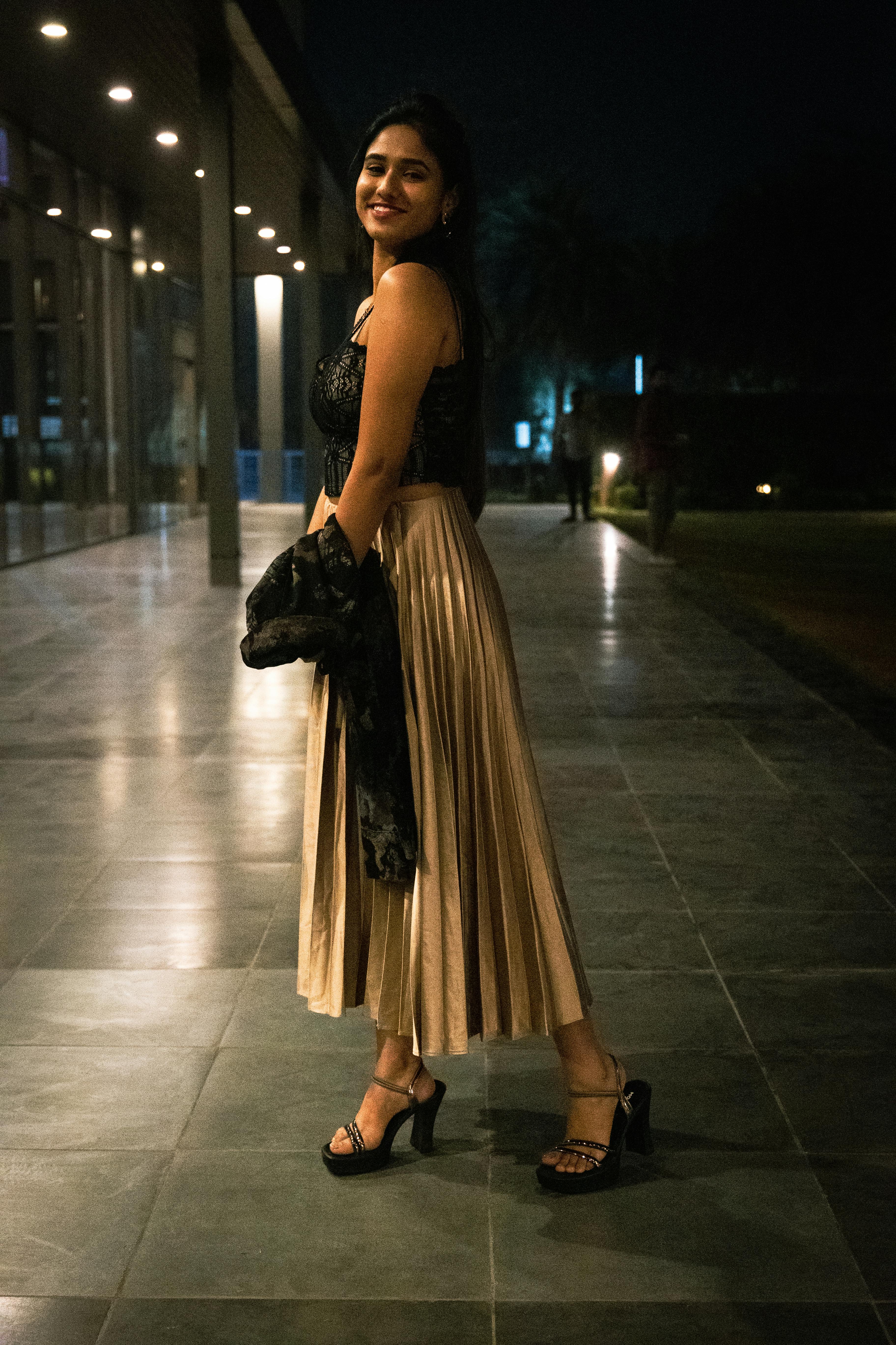 Modling Photos, Download The BEST Free Modling Stock Photos & HD Images