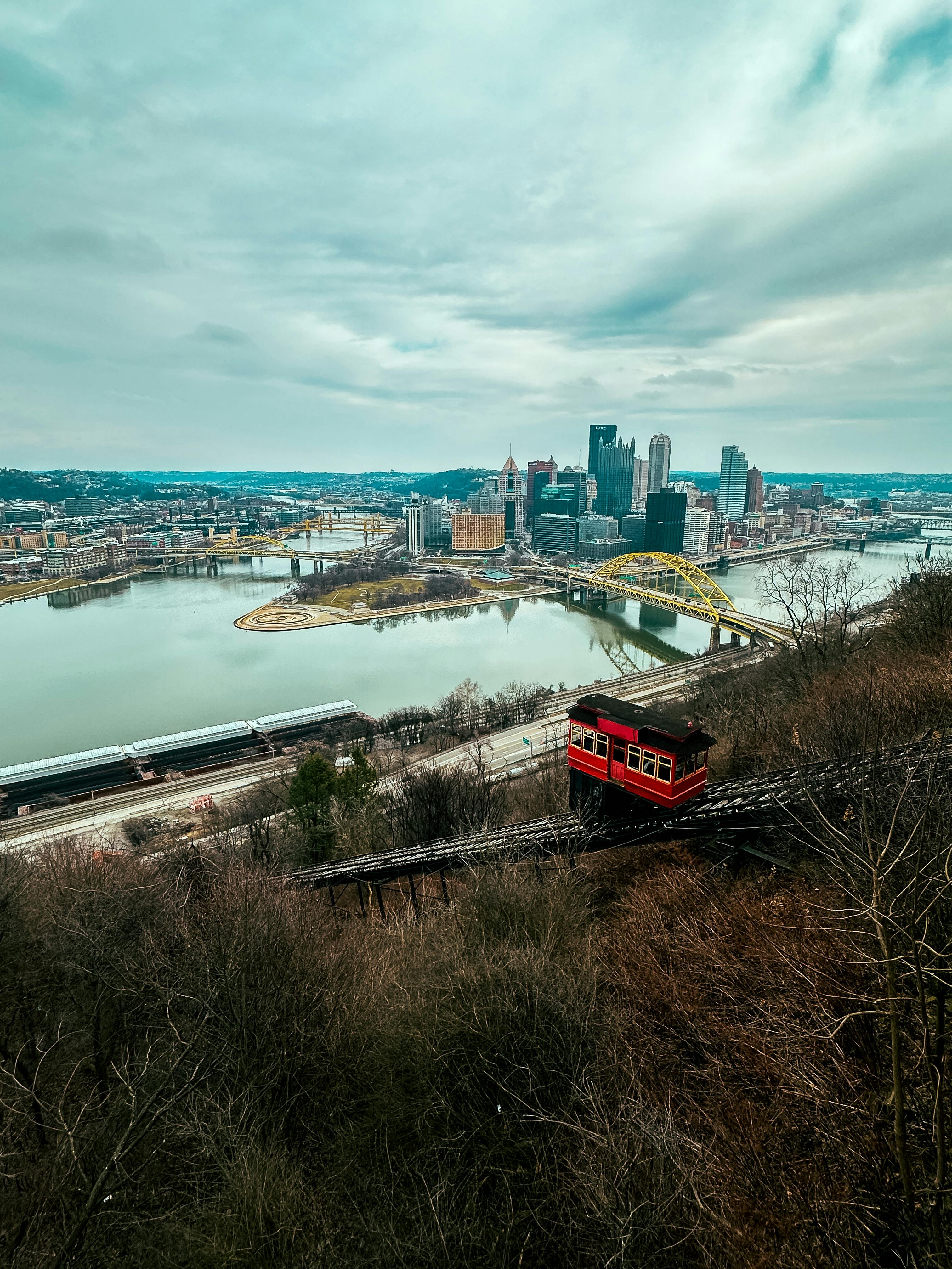 Duquesne Incline Cable Car in Pittsburgh in USA · Free Stock Photo