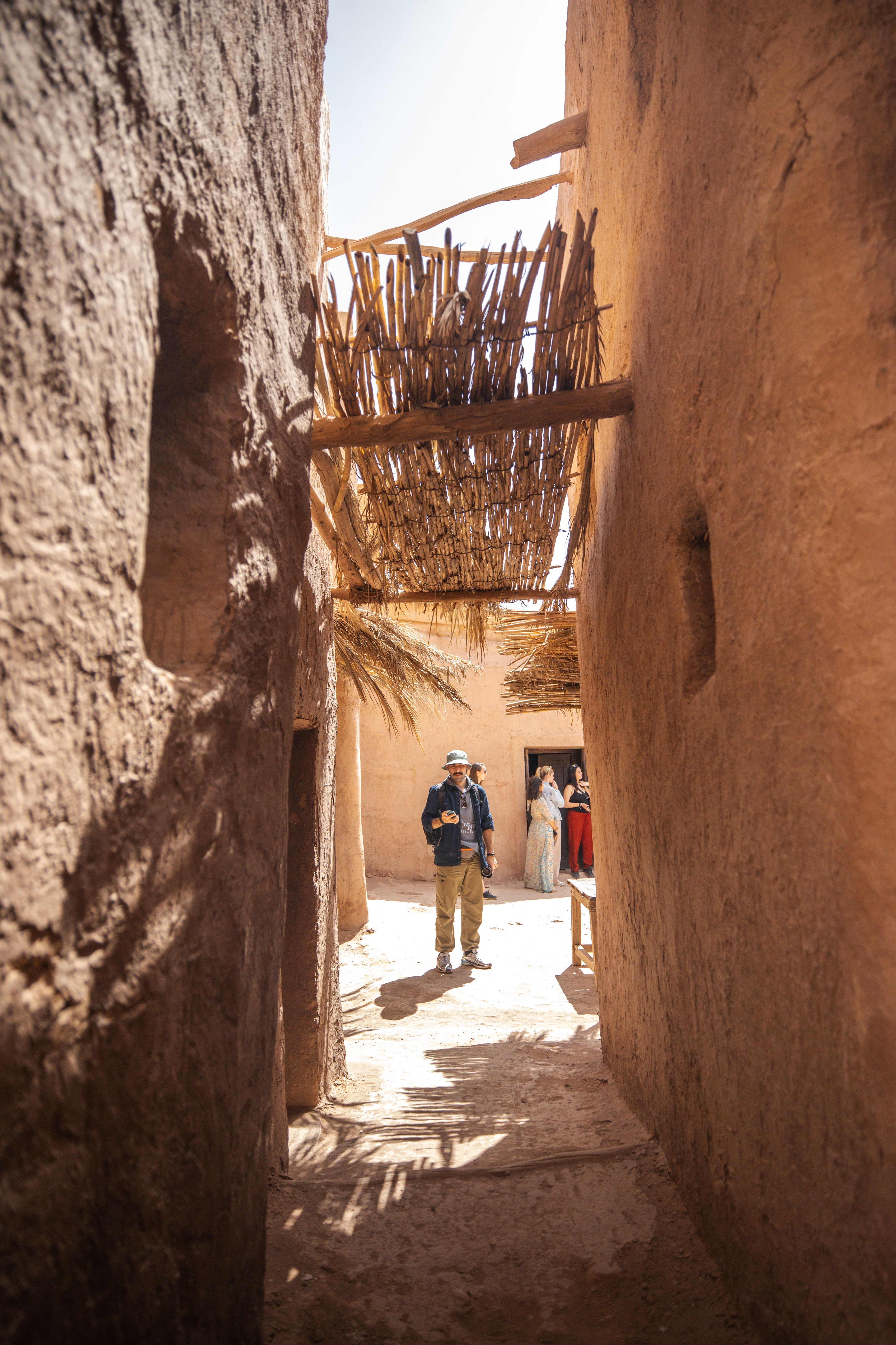 Narrow Alley in Village · Free Stock Photo
