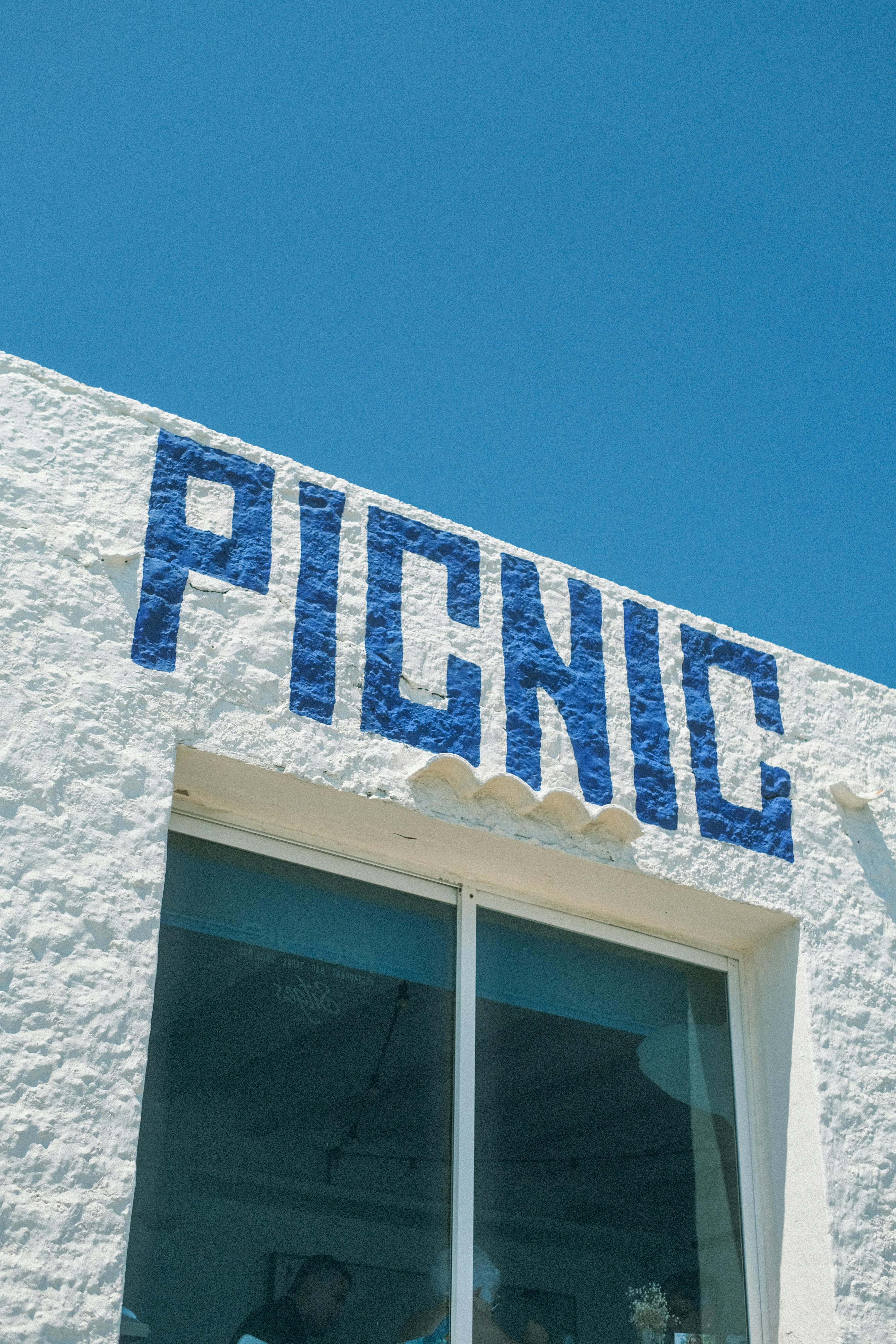 Picnic Text on Building Wall · Free Stock Photo