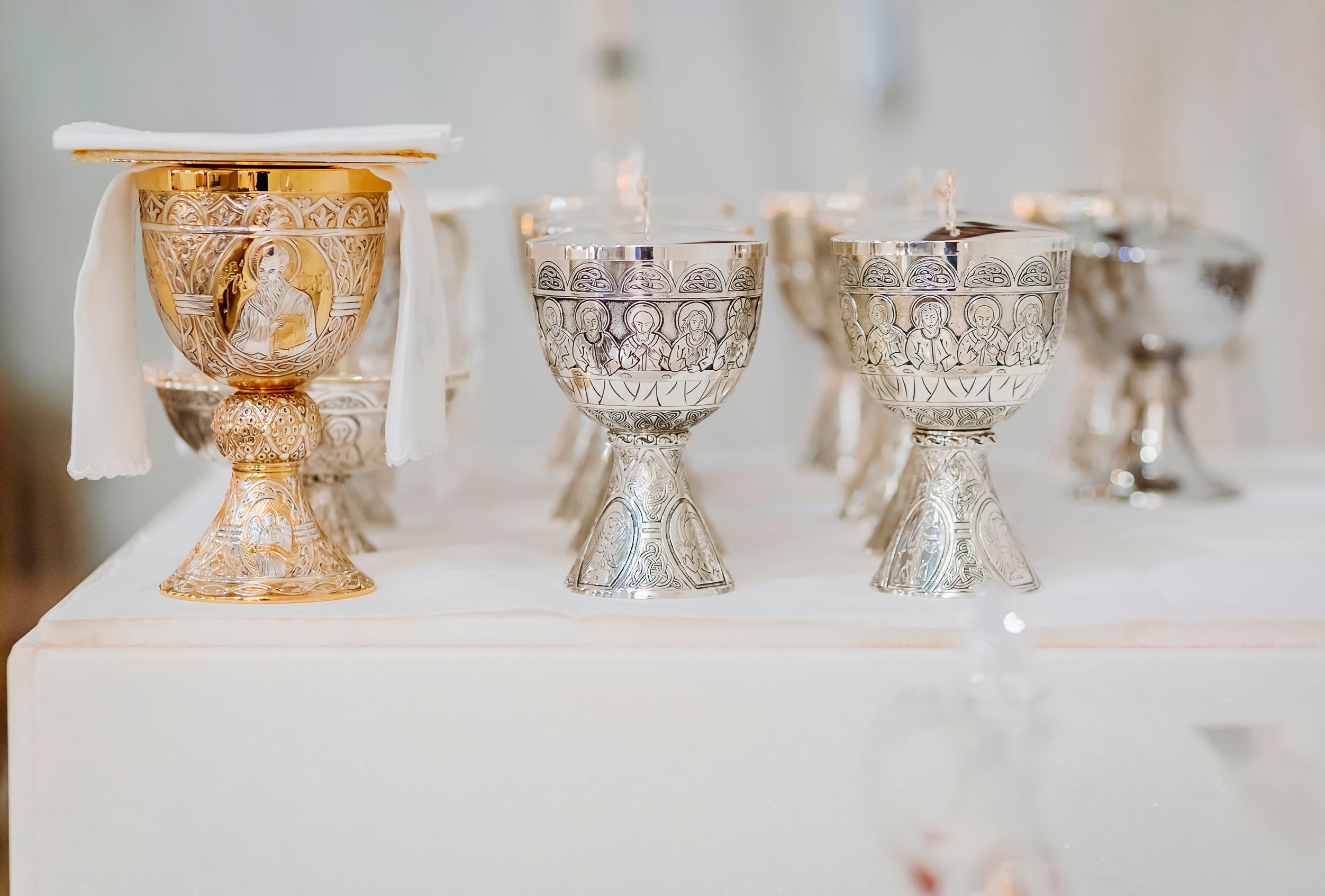 Cups with Host · Free Stock Photo