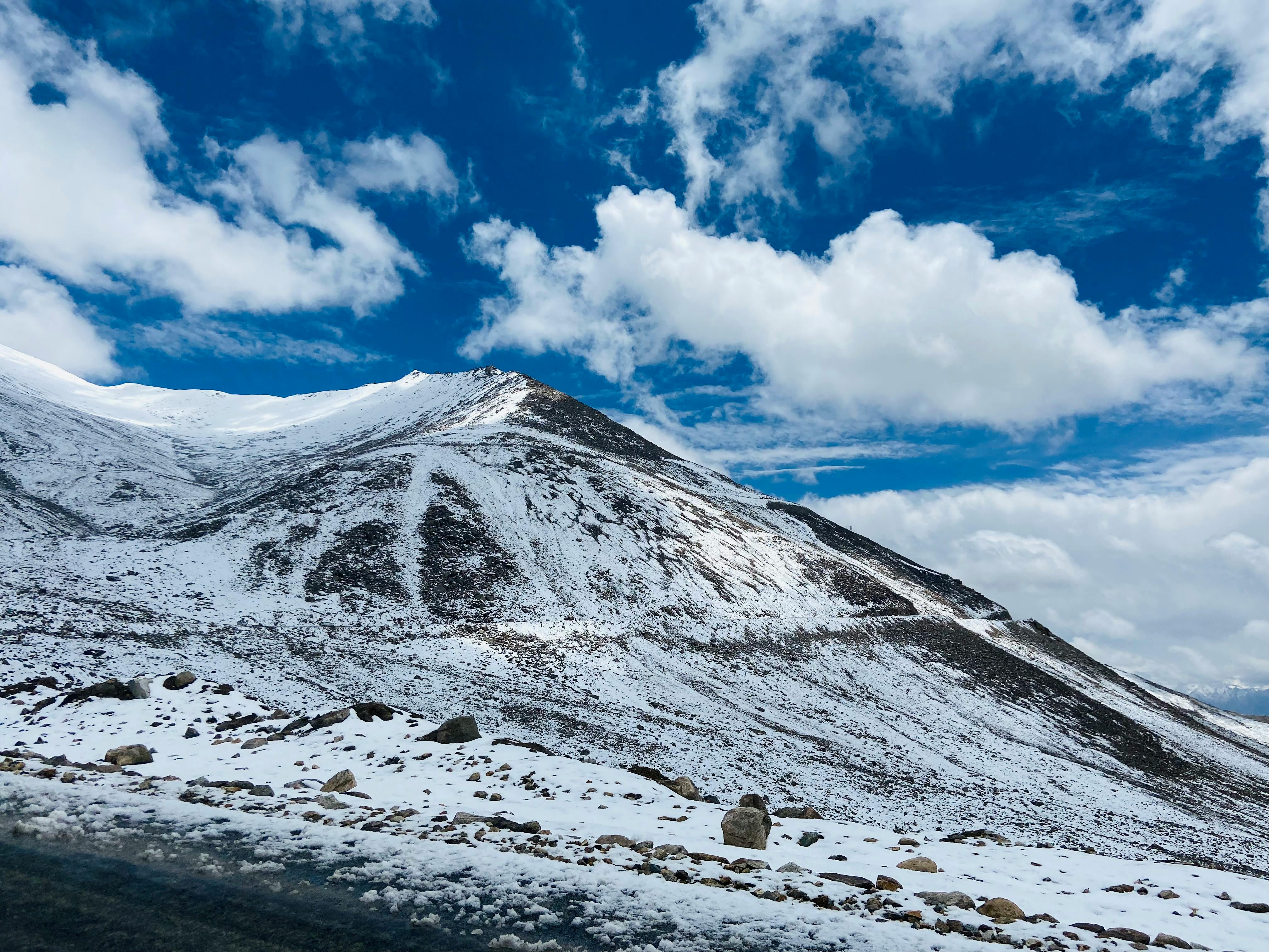 Snow on Hill in Countryside · Free Stock Photo
