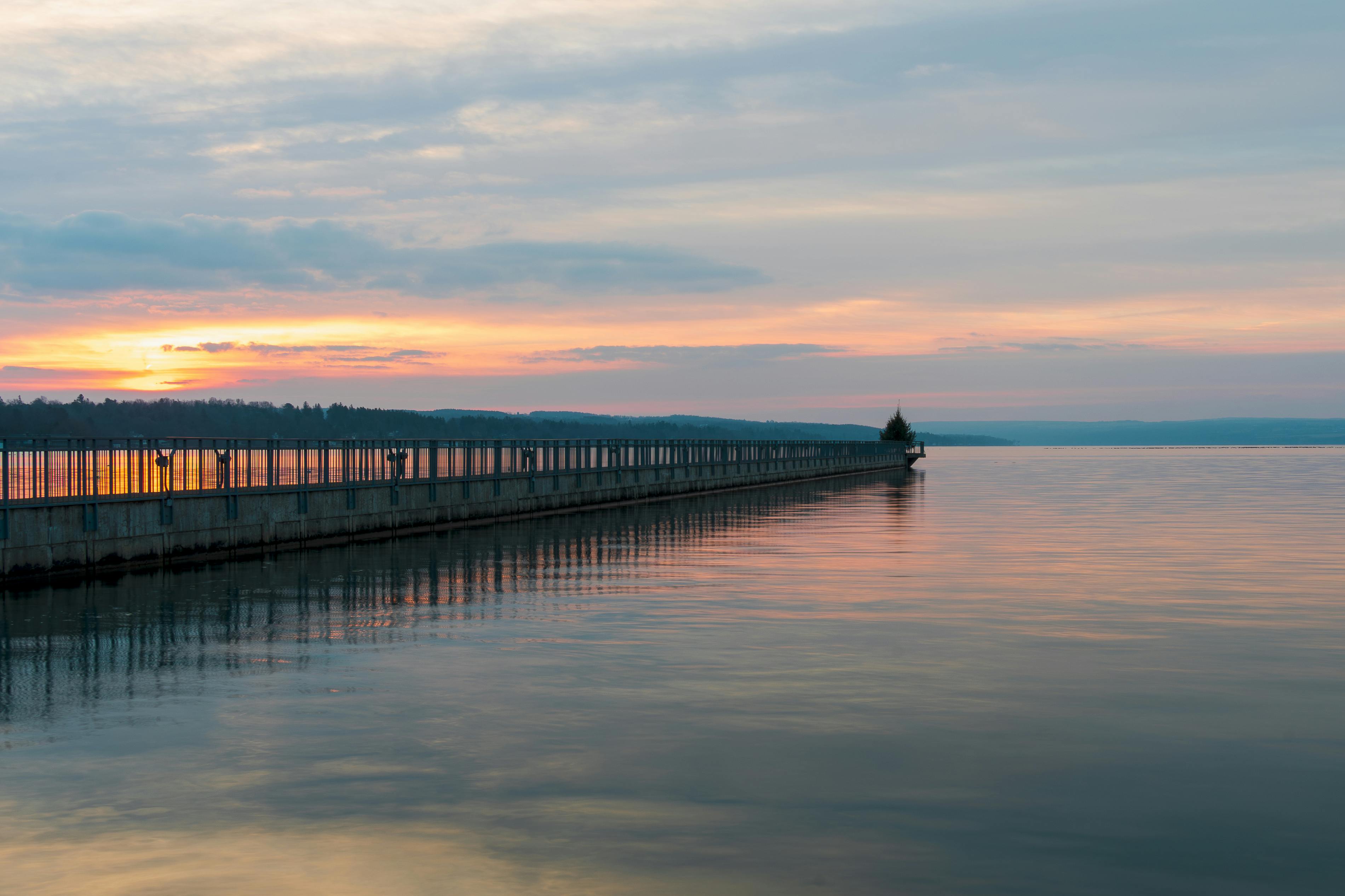 Lake at Dawn · Free Stock Photo