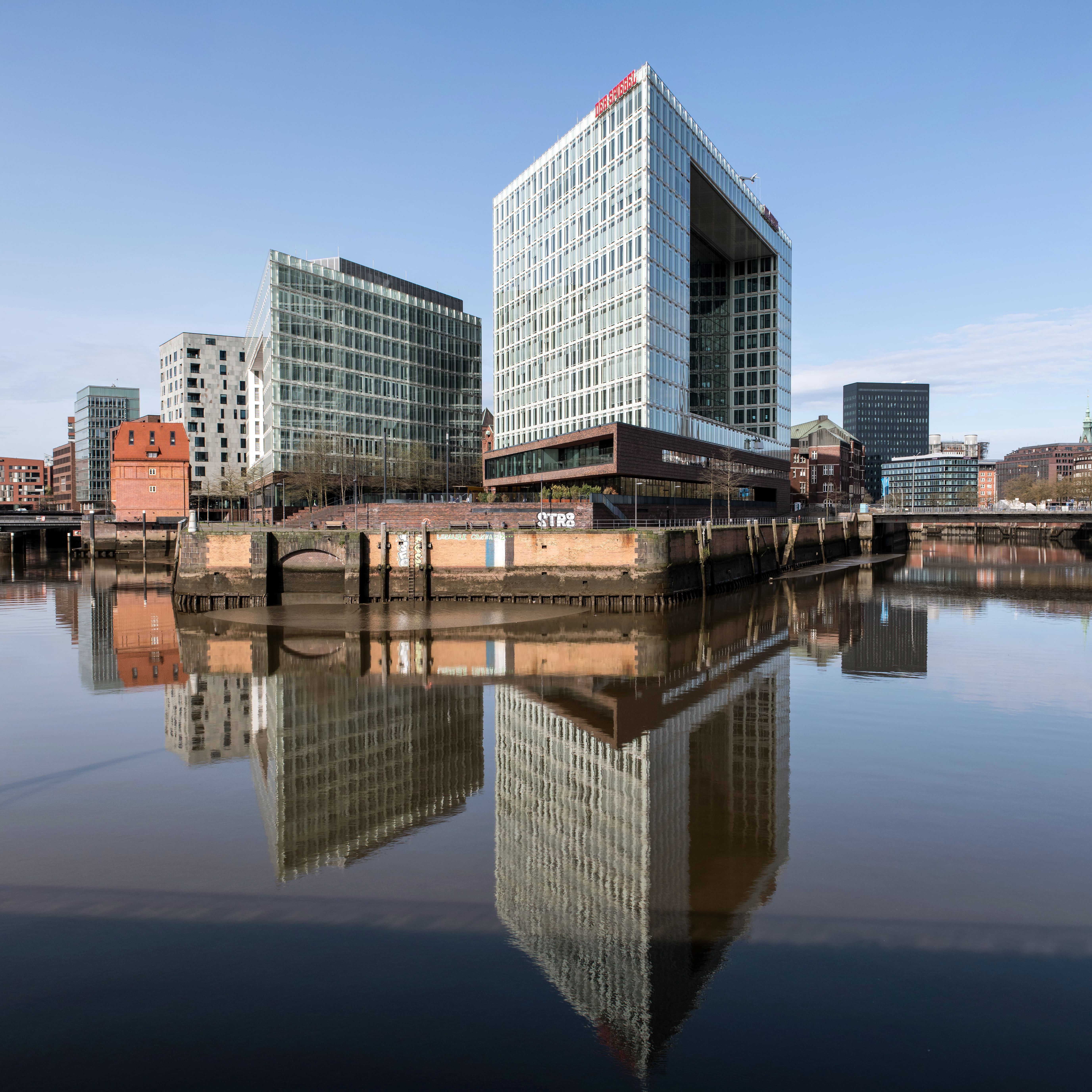 Buildings on a Waterfront · Free Stock Photo