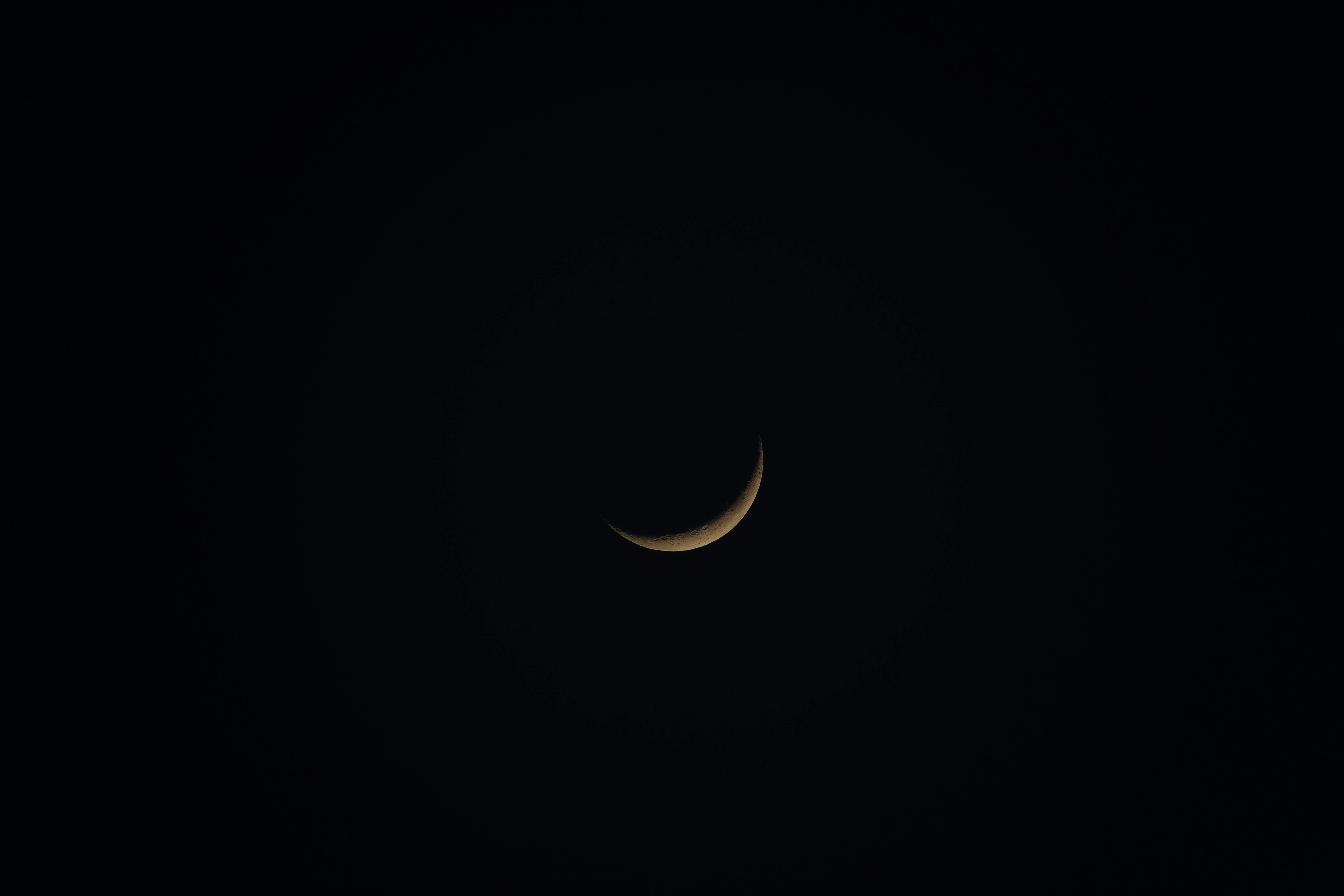Selective Focus of a Crescent Moon · Free Stock Photo