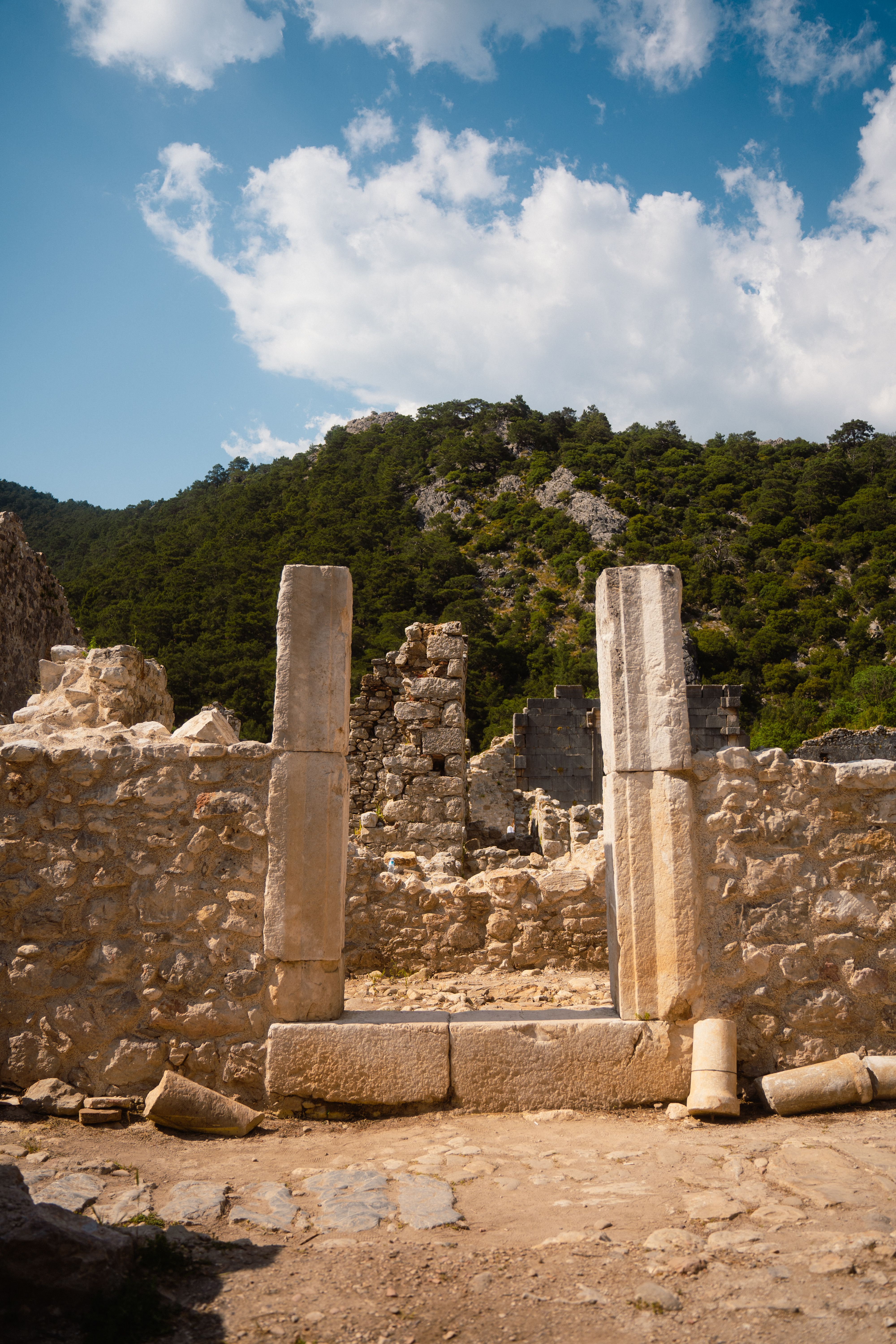 Wall in Ancient Ruins · Free Stock Photo
