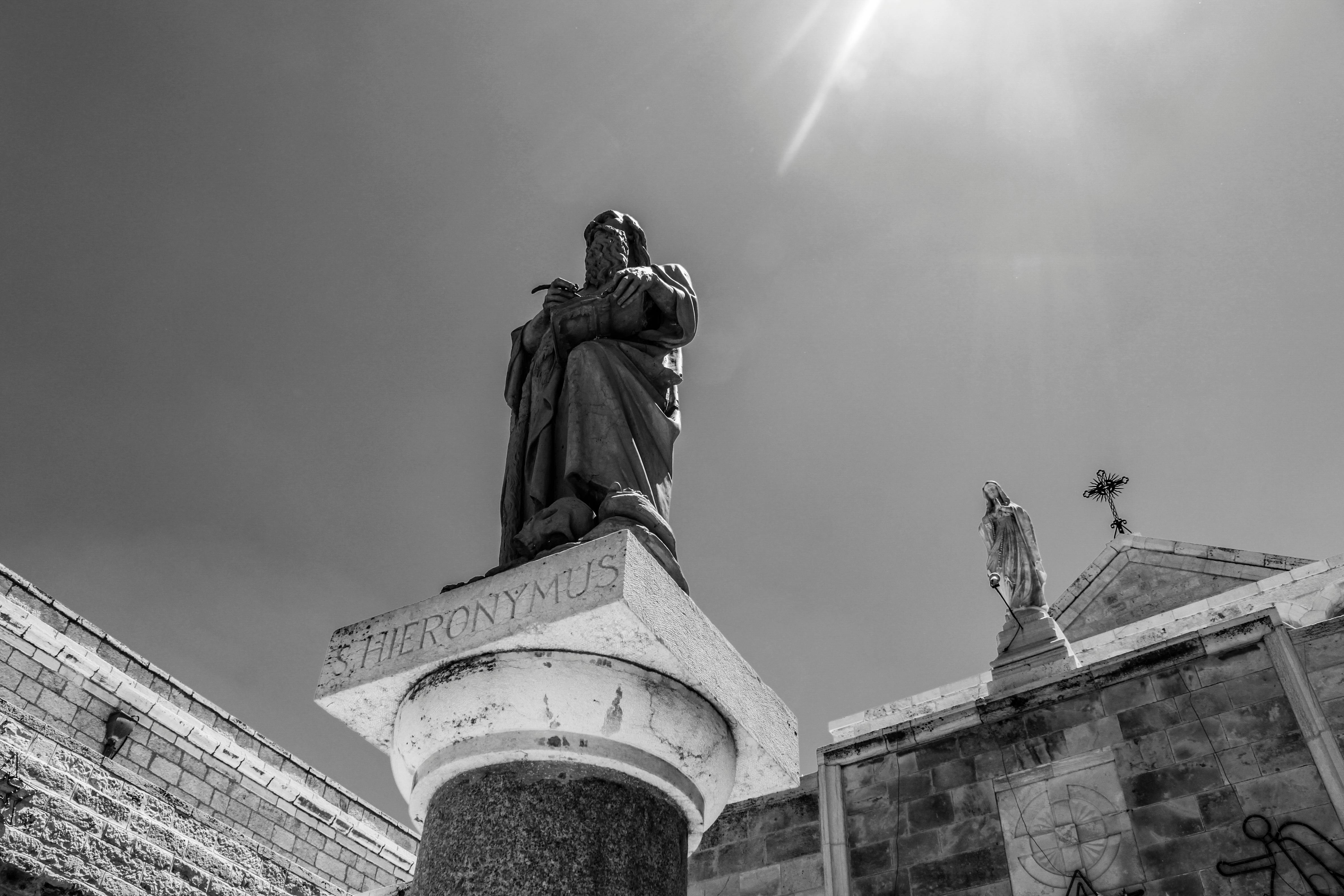 Statue · Free Stock Photo