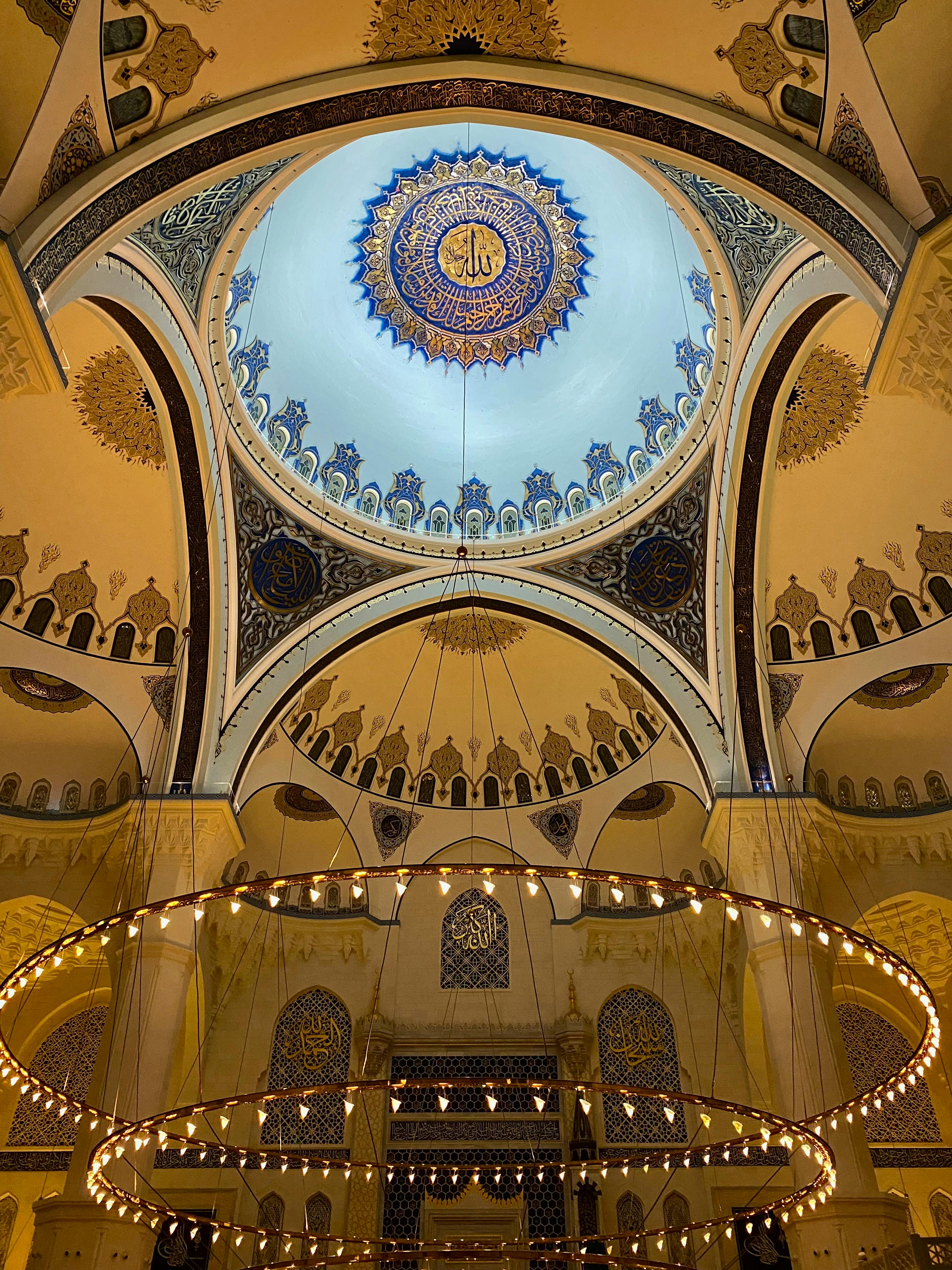 Club Ceiling Photos, Download The BEST Free Club Ceiling Stock Photos ...