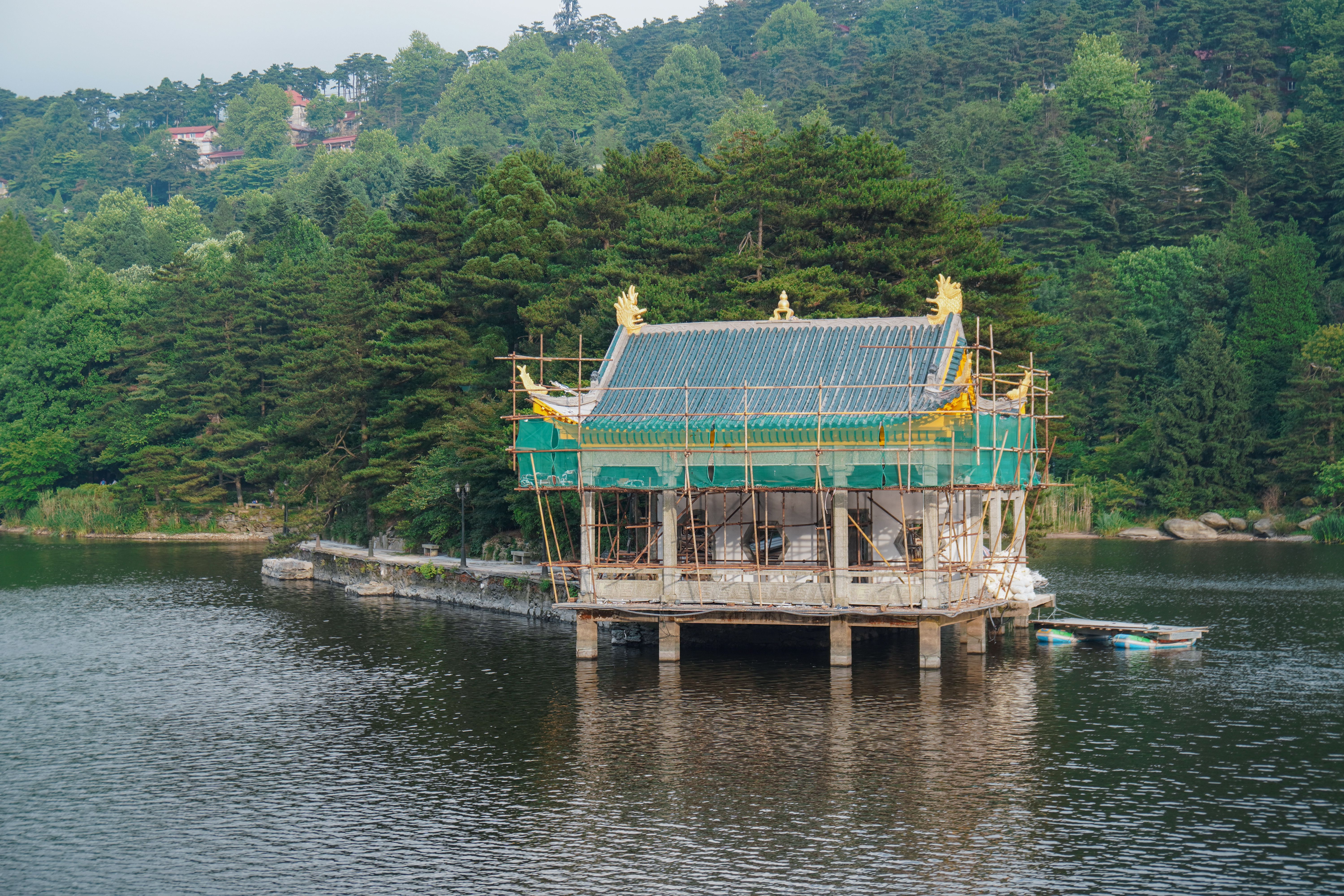 Buddhist Temple on River · Free Stock Photo
