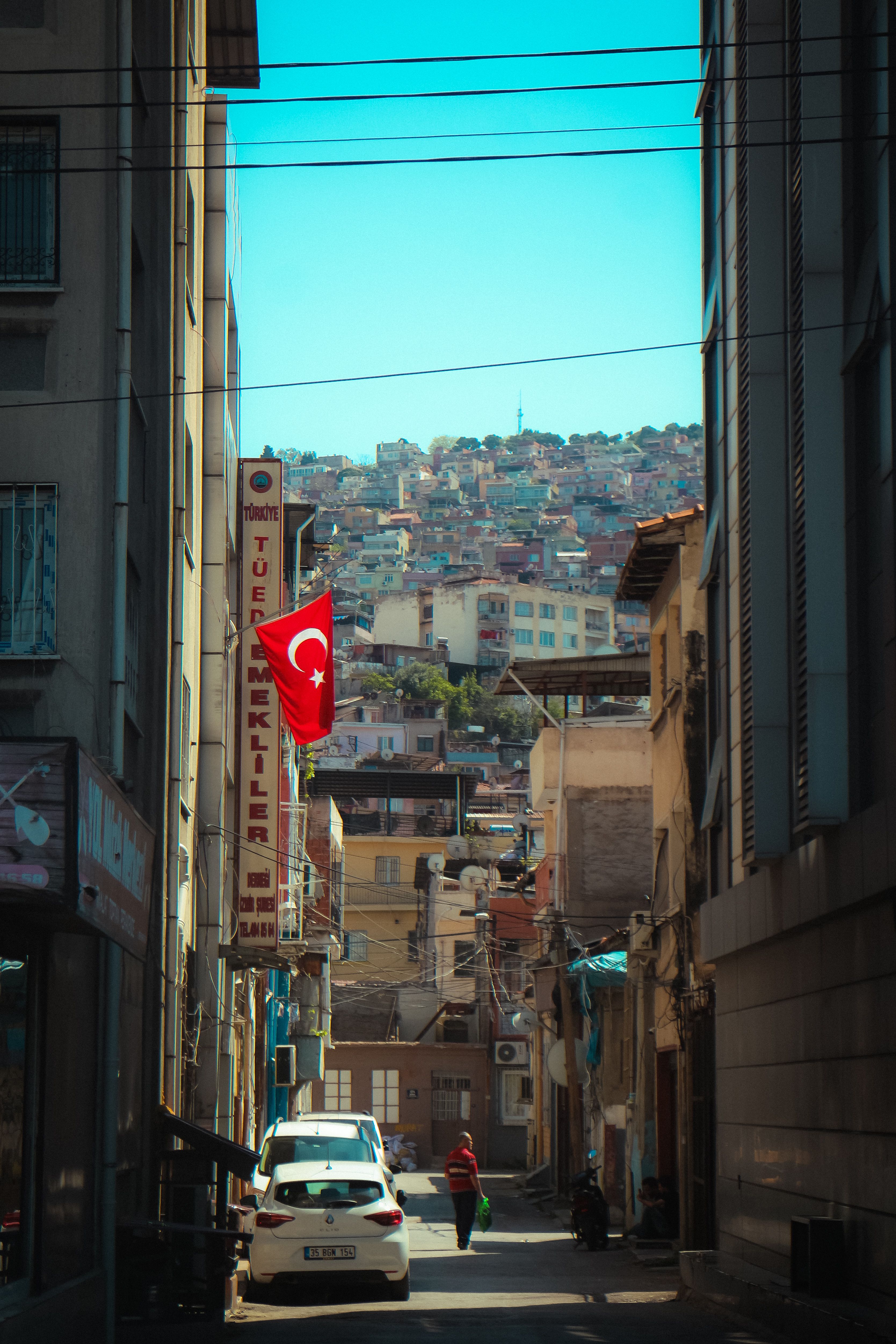 Street and Houses in City in Turkey · Free Stock Photo
