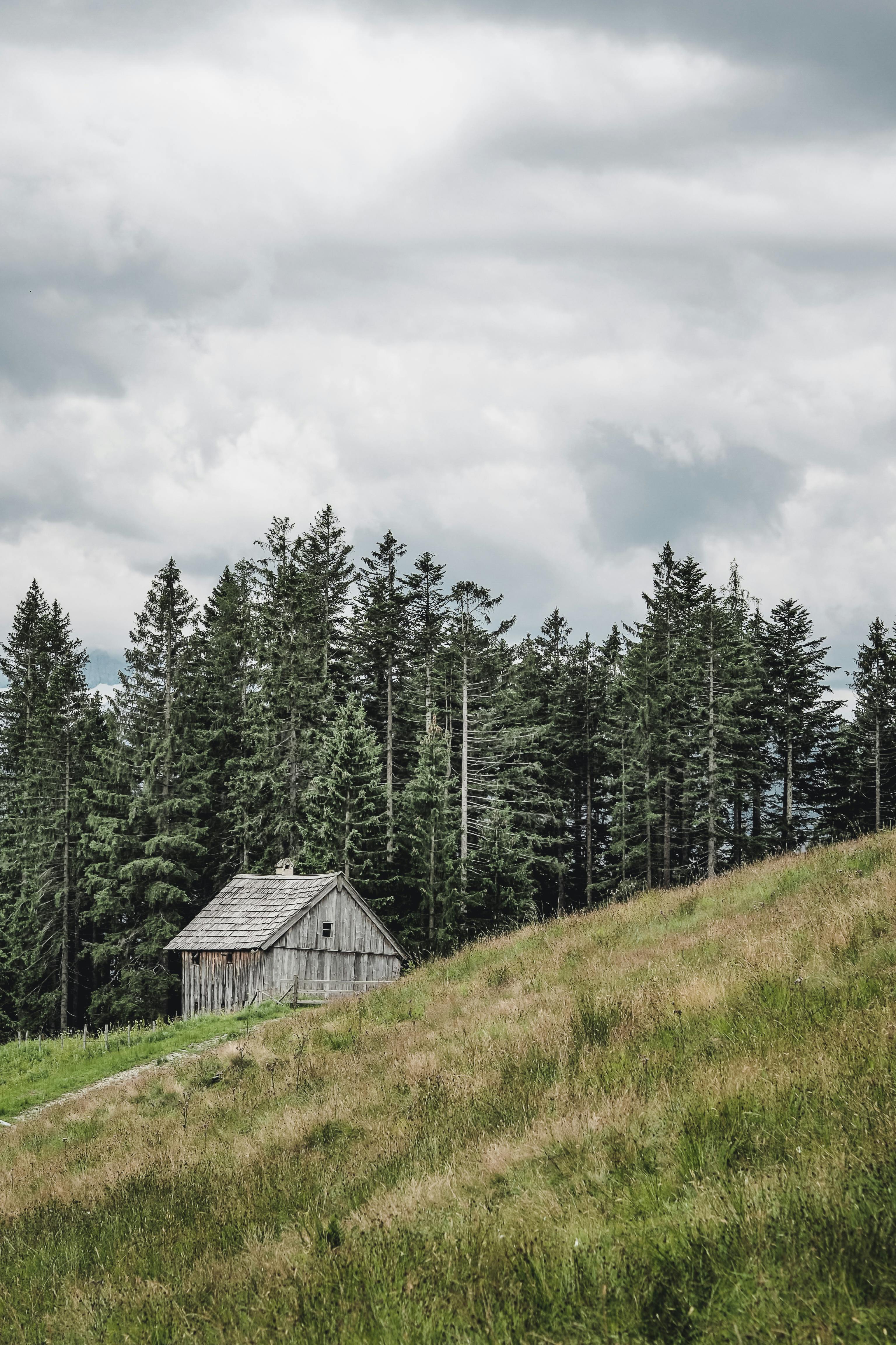 Barn in Countryside · Free Stock Photo