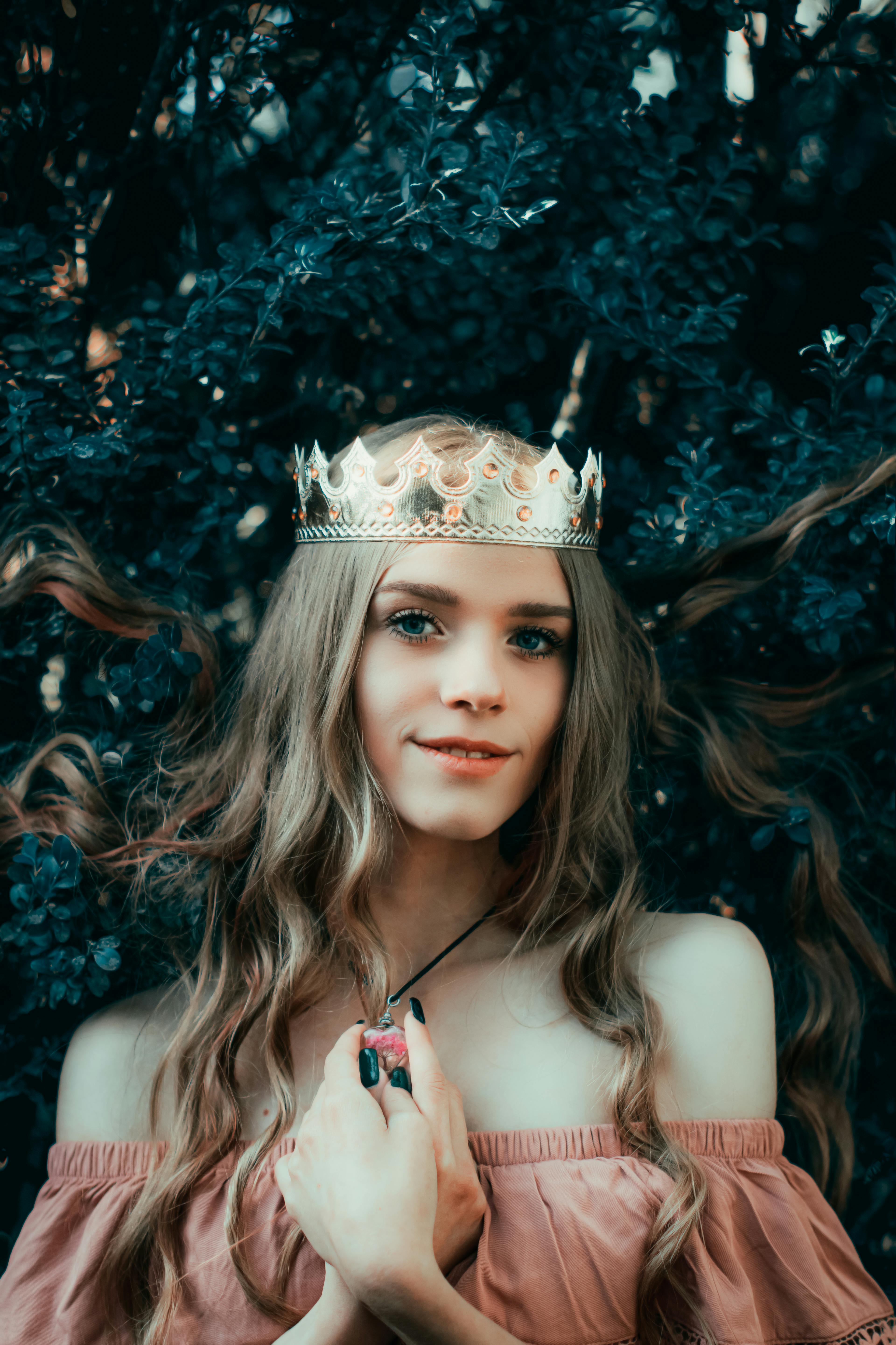 Blonde Woman Wearing a Crown · Free Stock Photo